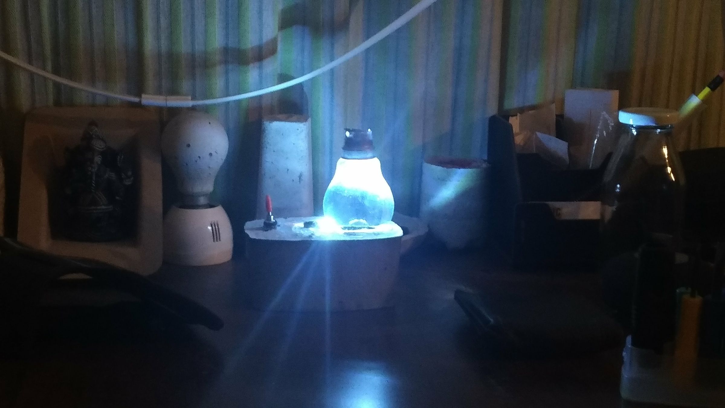 Cement Casted and Light Bulb Fish Tank : 5 Steps - Instructables