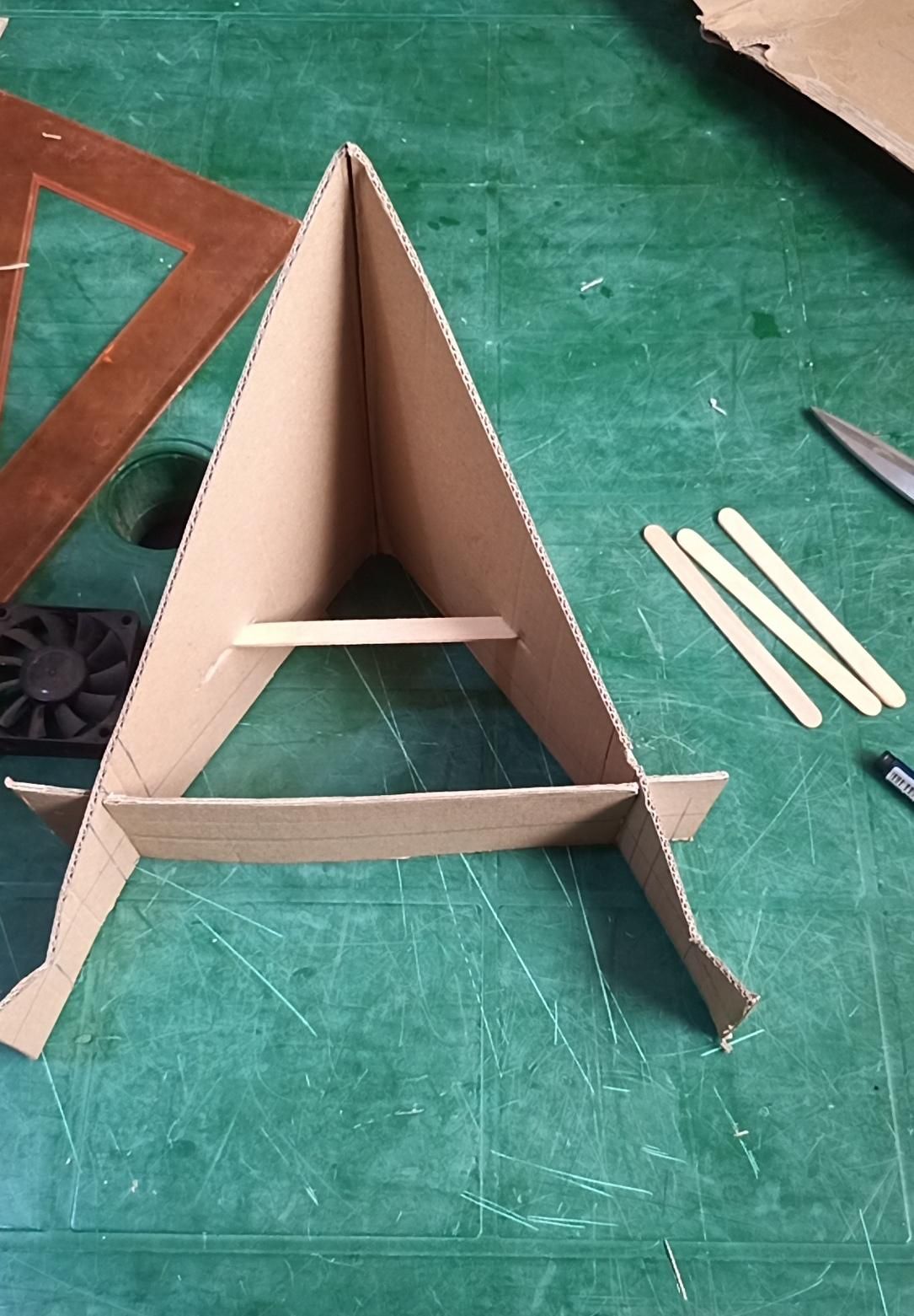 Cardboard Laptop Stand With Cooling Fan : 7 Steps - Instructables