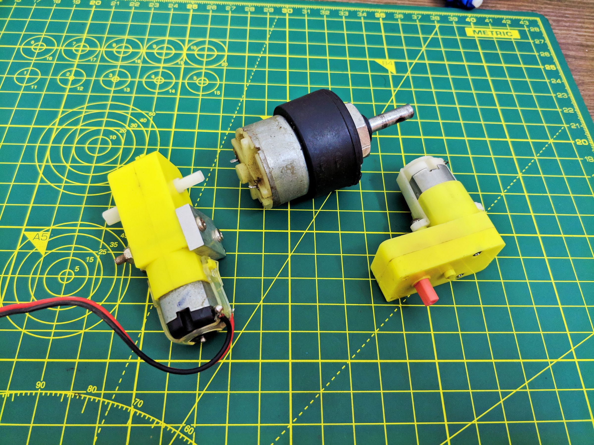 Using Motors With L293D IC : 6 Steps (with Pictures) - Instructables
