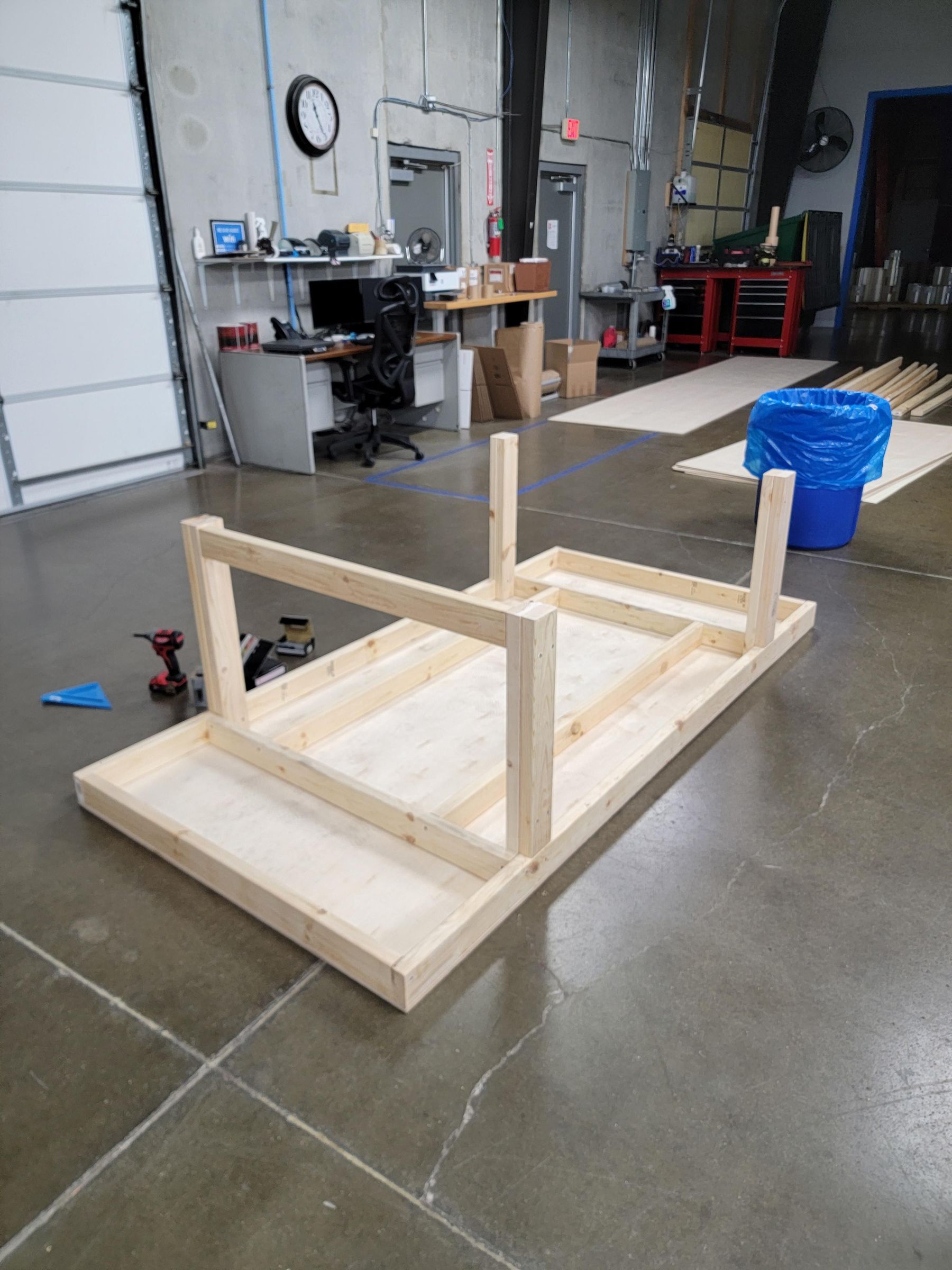DIY Workbench Table on Wheels : 6 Steps - Instructables