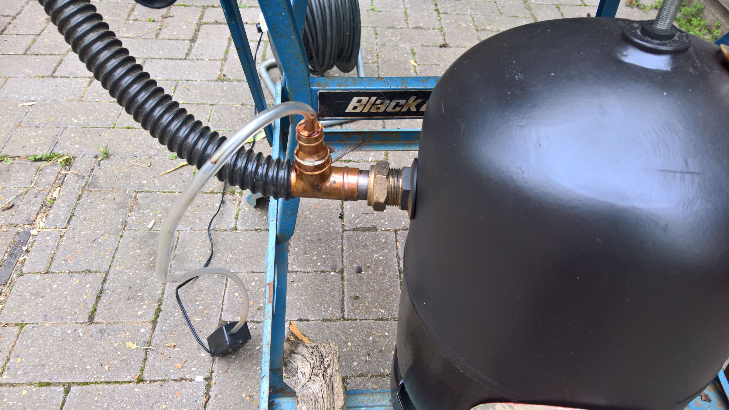 How to Make a Cold Smoker - Pump : 5 Steps - Instructables
