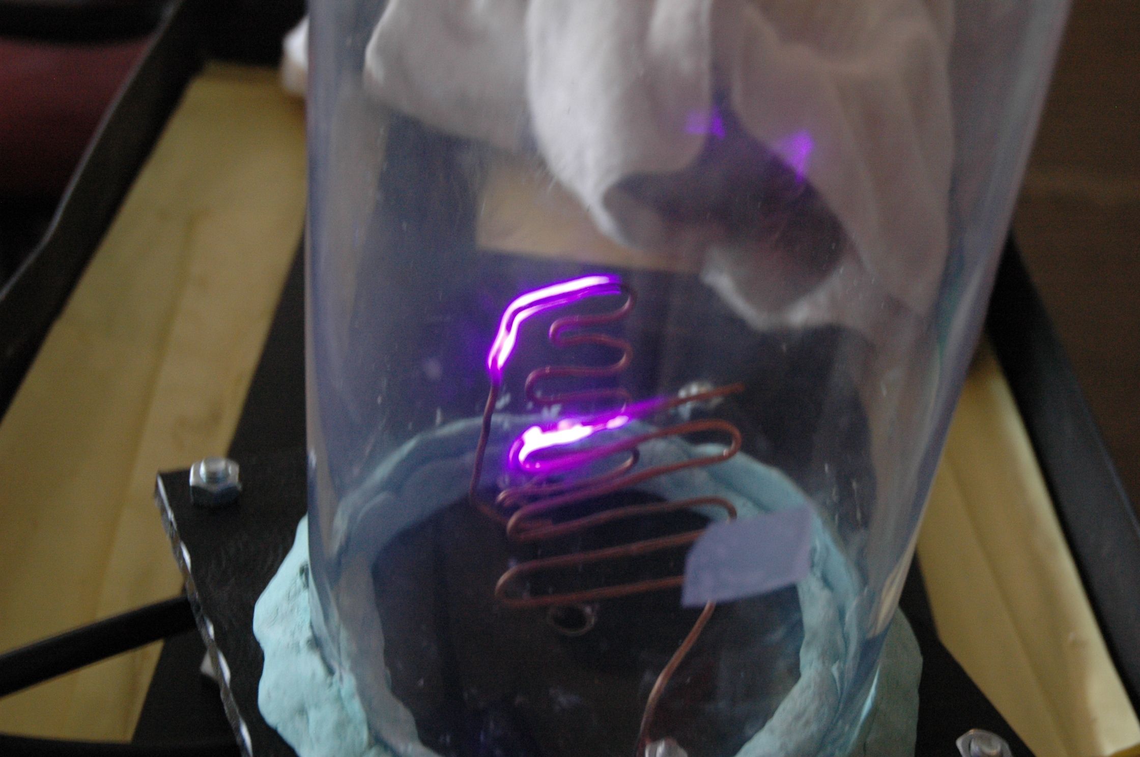 Plasma Generator/ Vacuum Chamber : 6 Steps - Instructables
