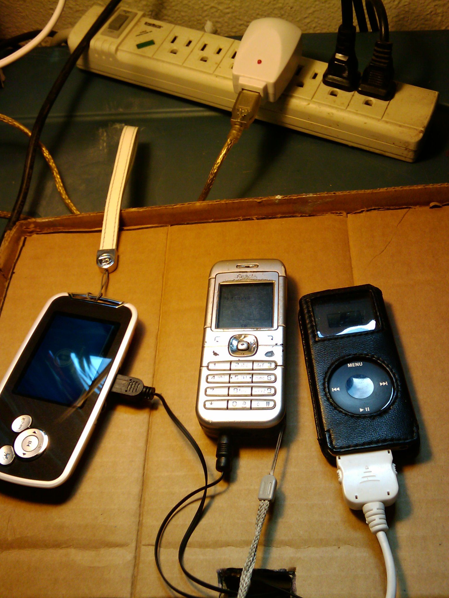 Cardboard Charging Station : 6 Steps - Instructables