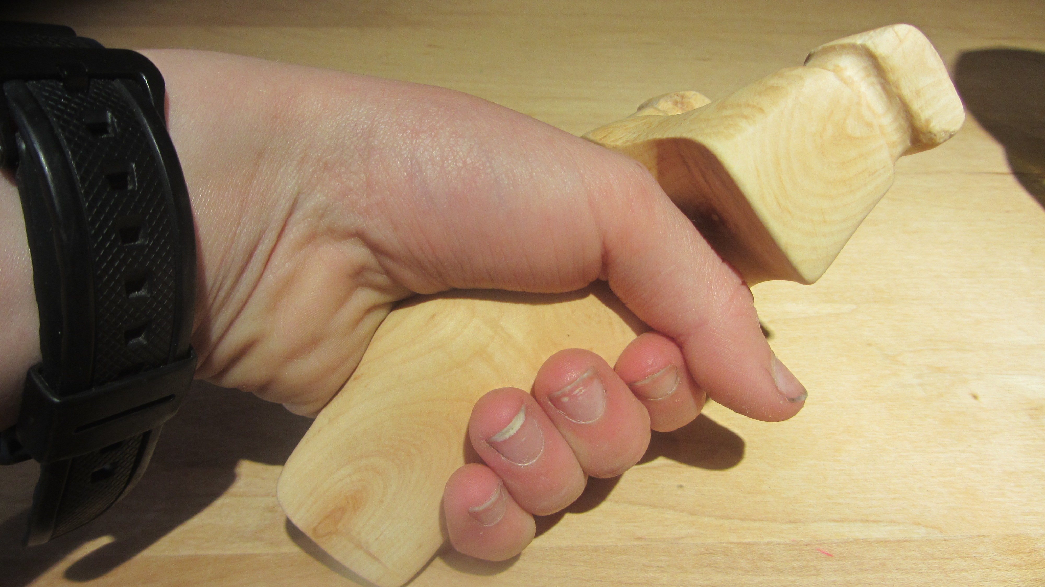 How to Carve a Beautiful Slingshot From a Tree Branch - Instructables