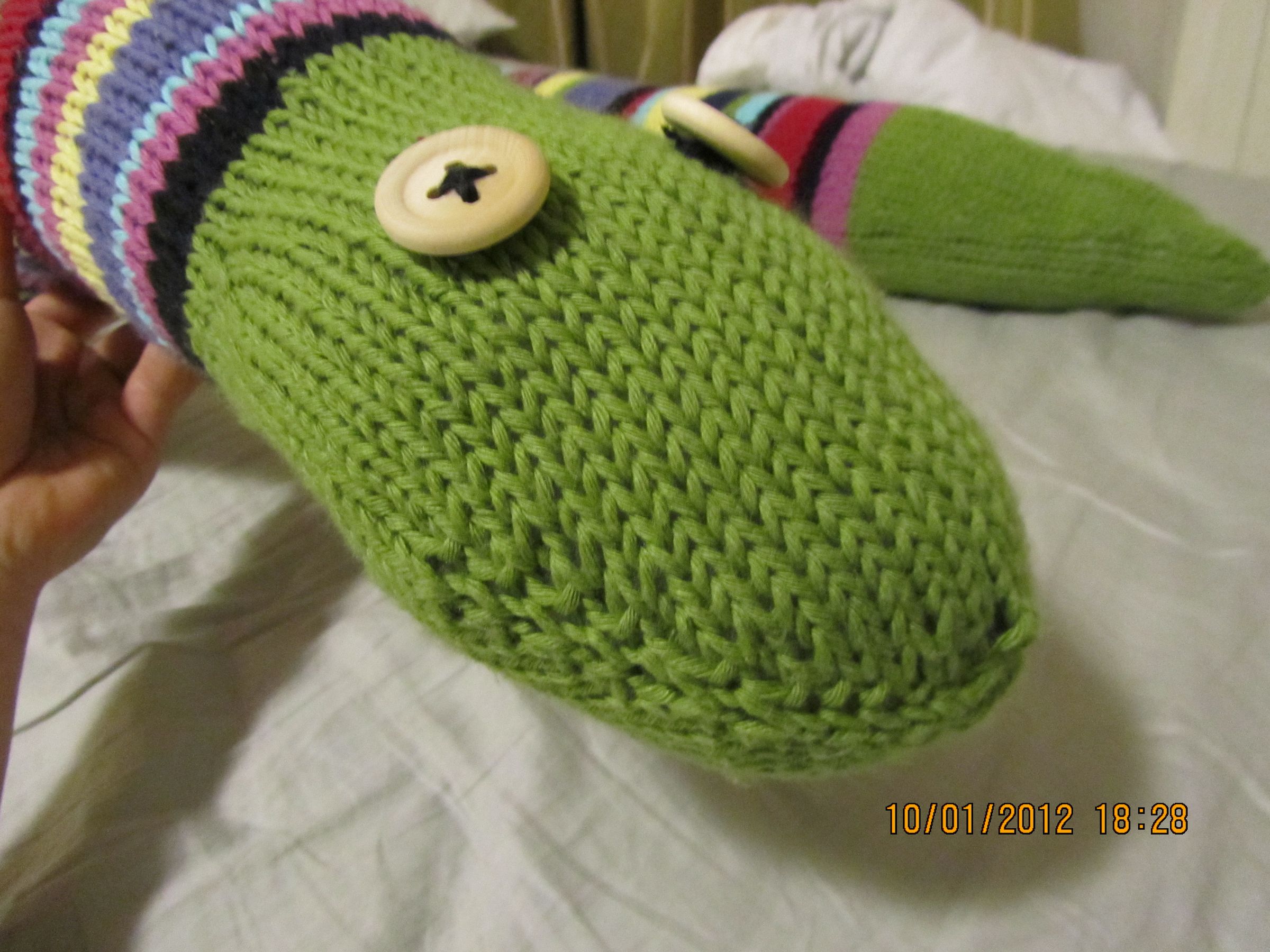 Enormous Stripey Knitted Snake : 4 Steps (with Pictures) - Instructables
