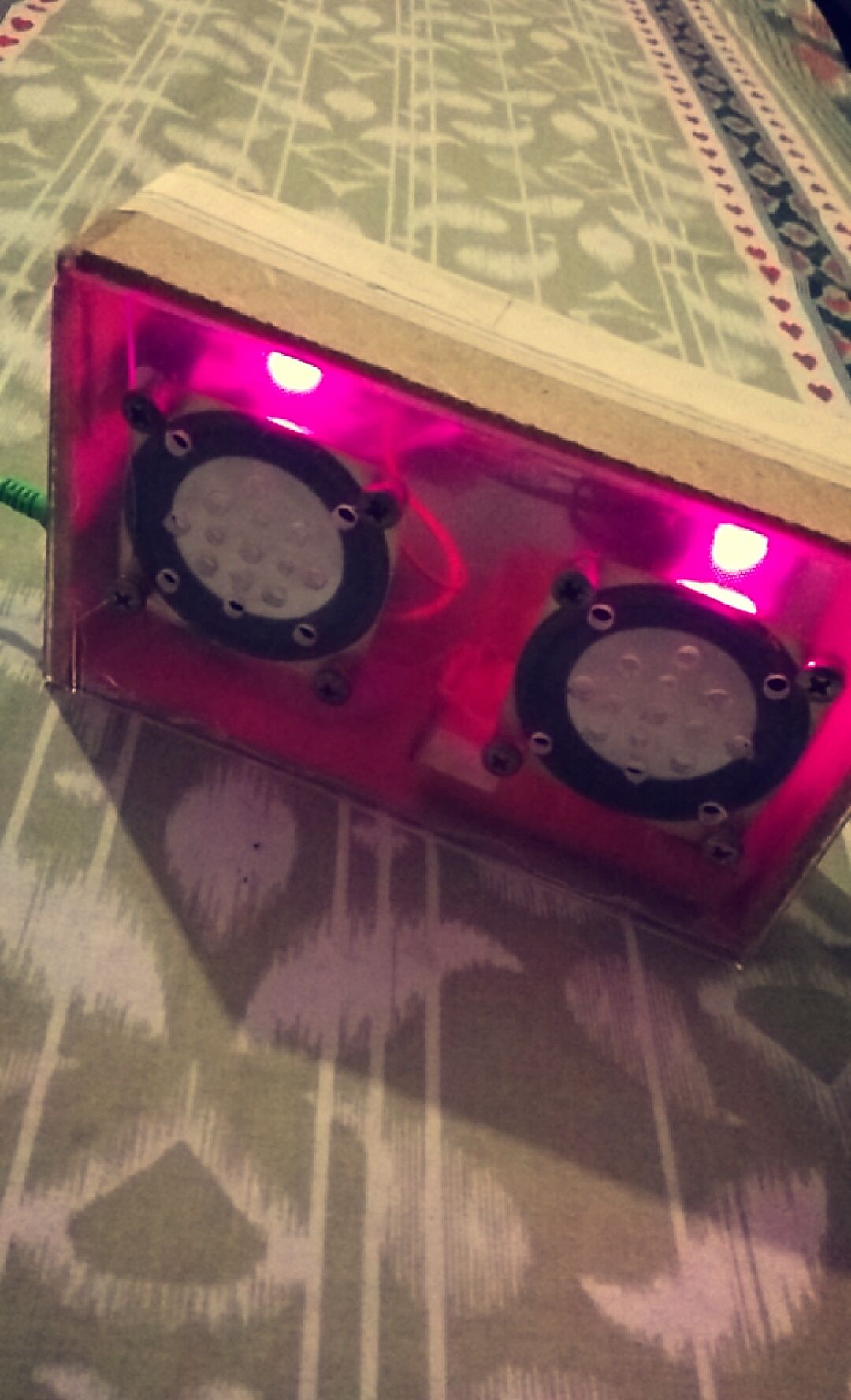 Portable Speakers With Synced LEDs : 4 Steps - Instructables