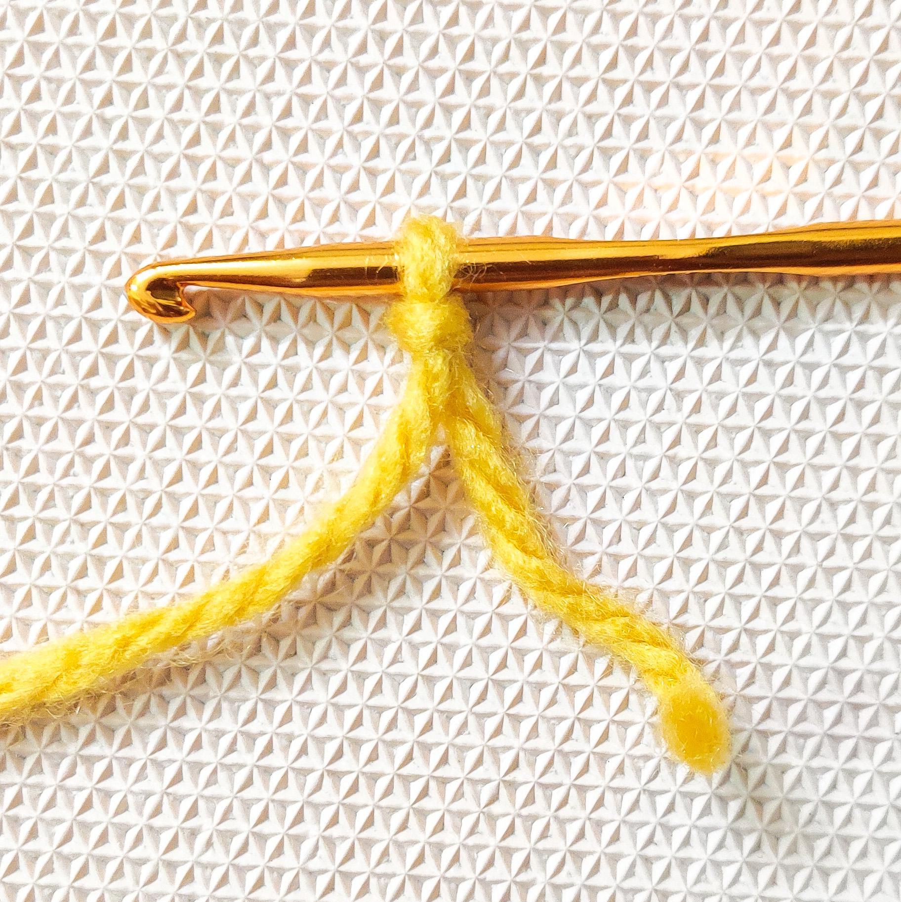 Crochet Rectangle Basket With Dividers Made in Rounds : 8 Steps (with ...