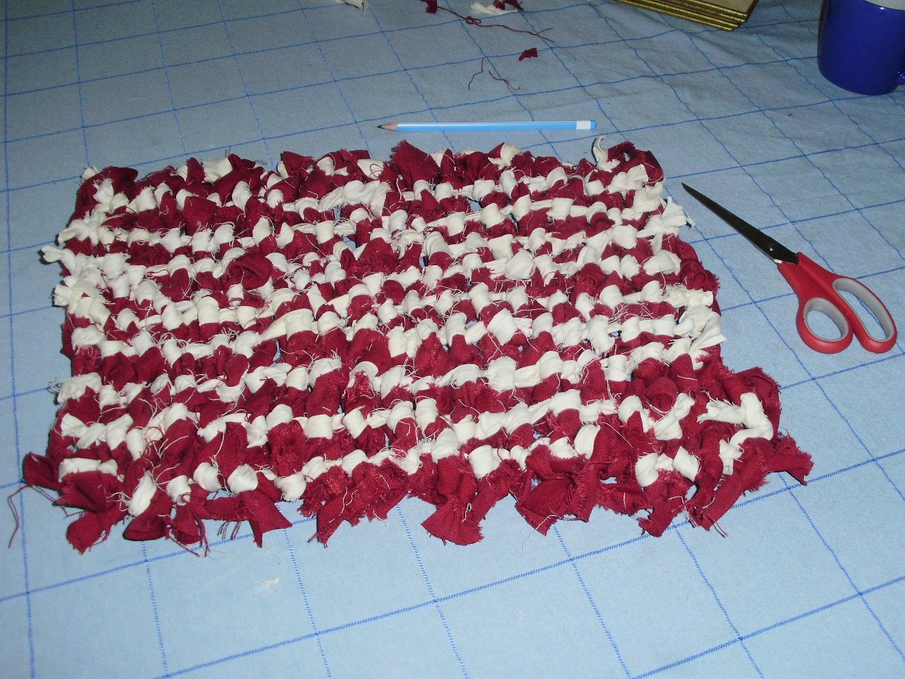Rag Rug - Extremely Easy to Make : 4 Steps (with Pictures) - Instructables