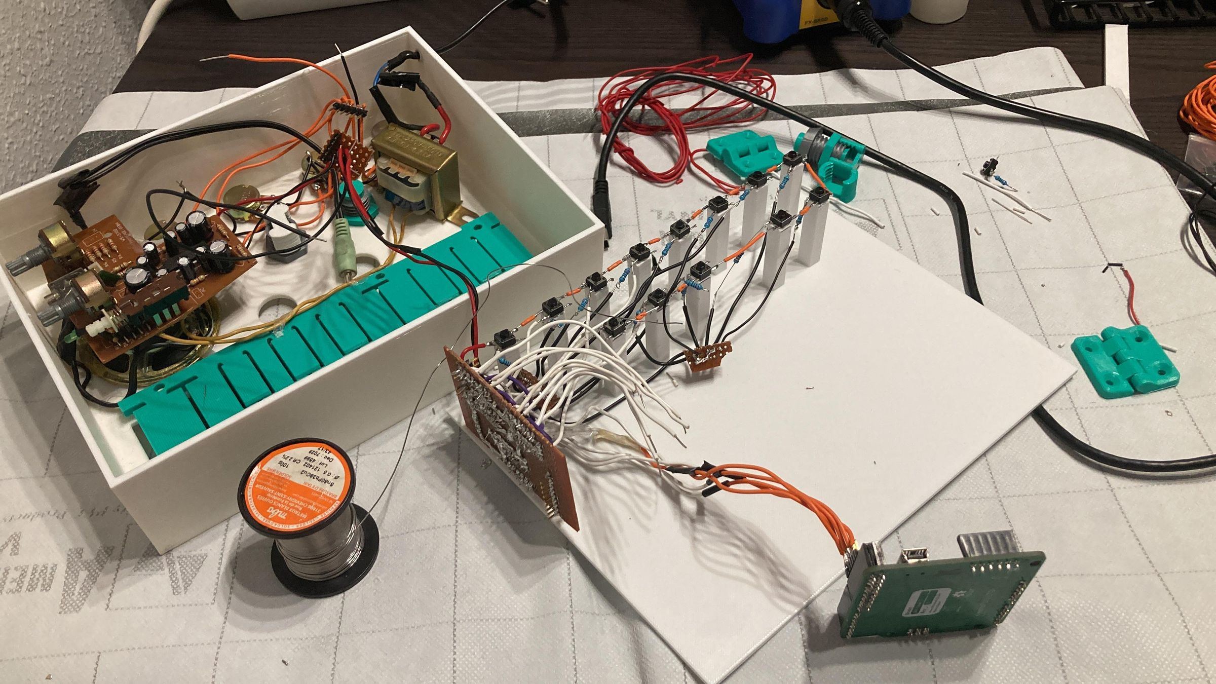 PATRON: DIY Synth : 7 Steps (with Pictures) - Instructables