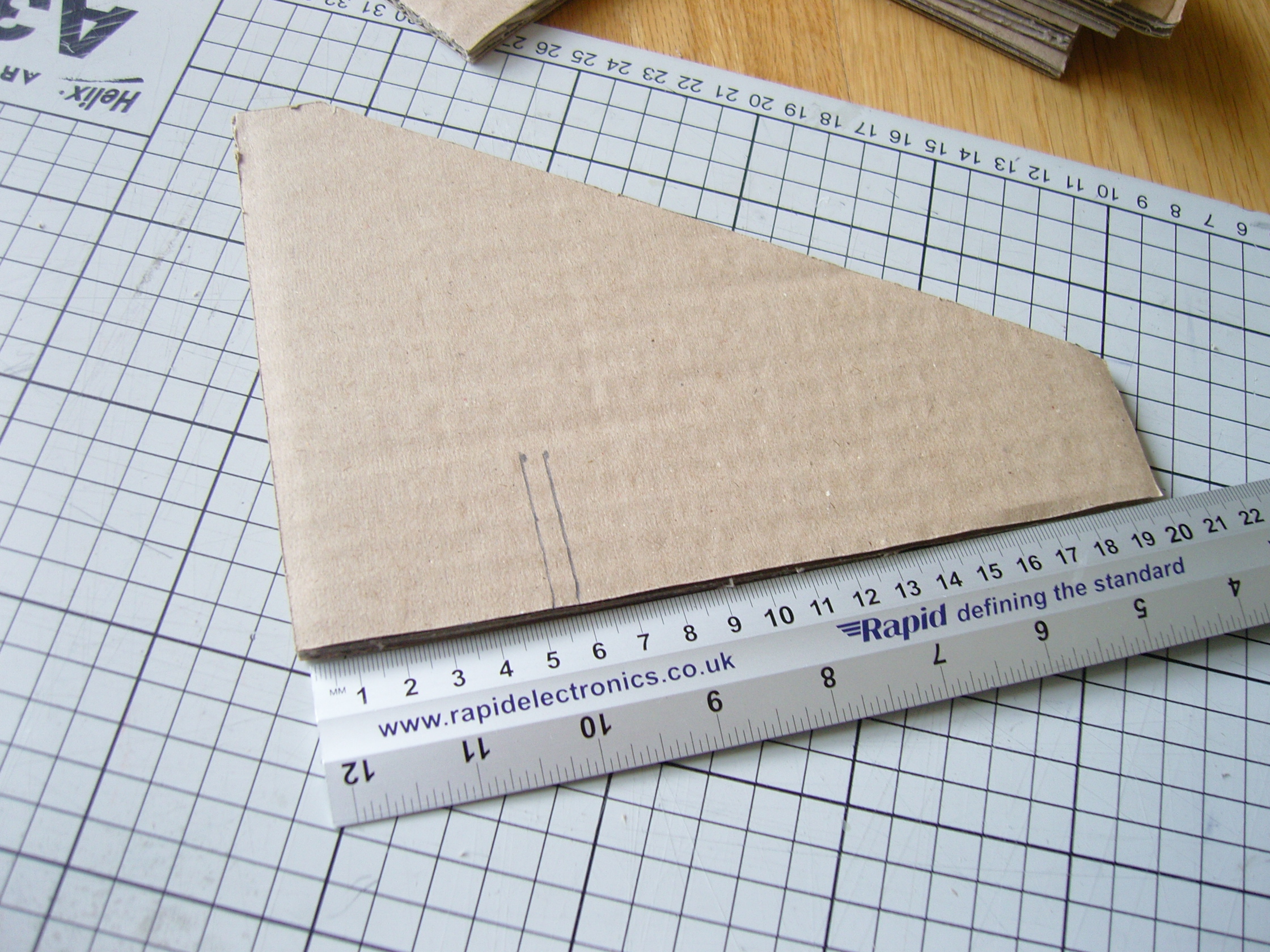 How to Make a Cardboard Laptop Stand : 5 Steps (with Pictures ...