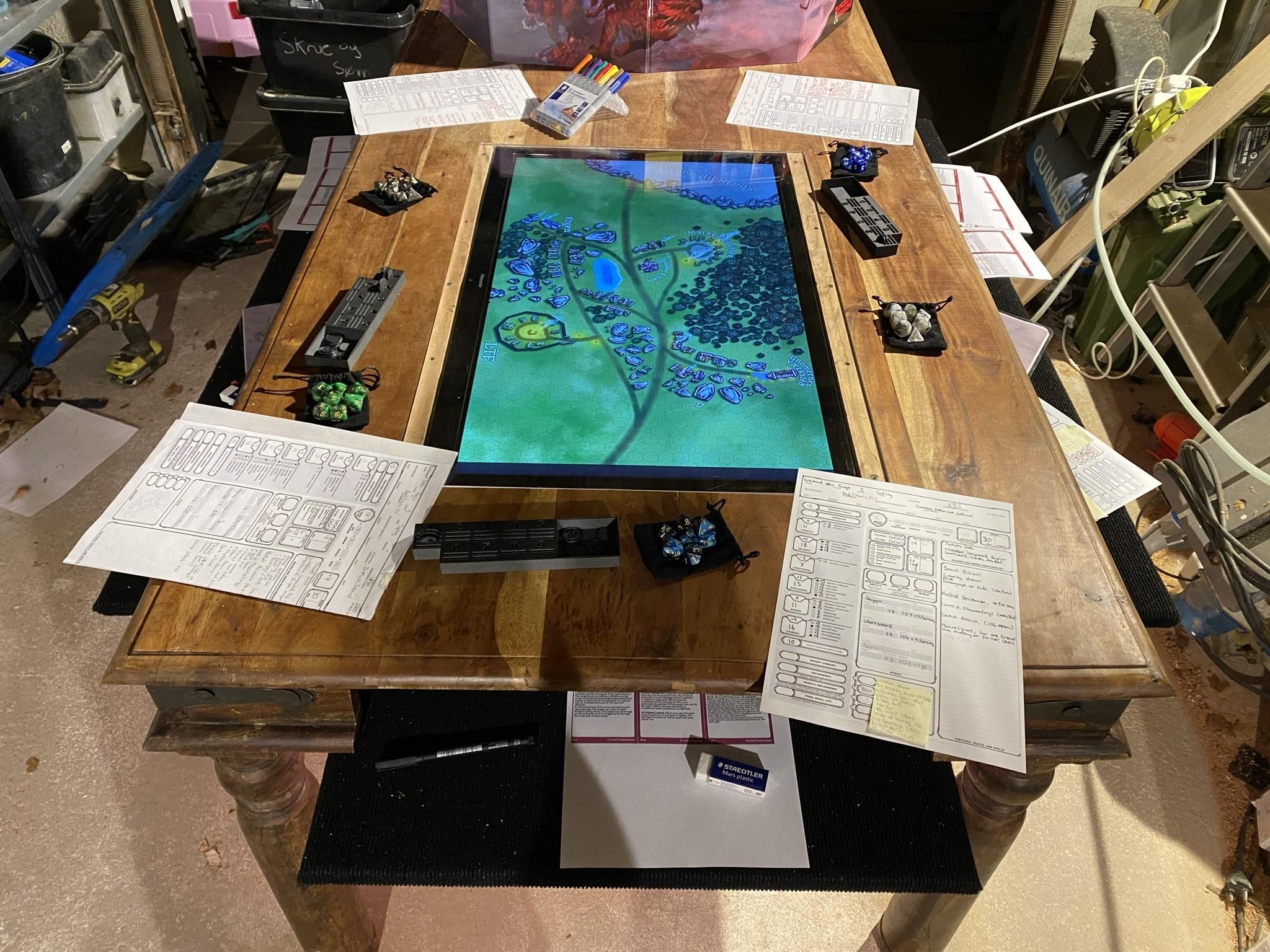 The Ultimate D&D Tabel : 9 Steps (with Pictures) - Instructables