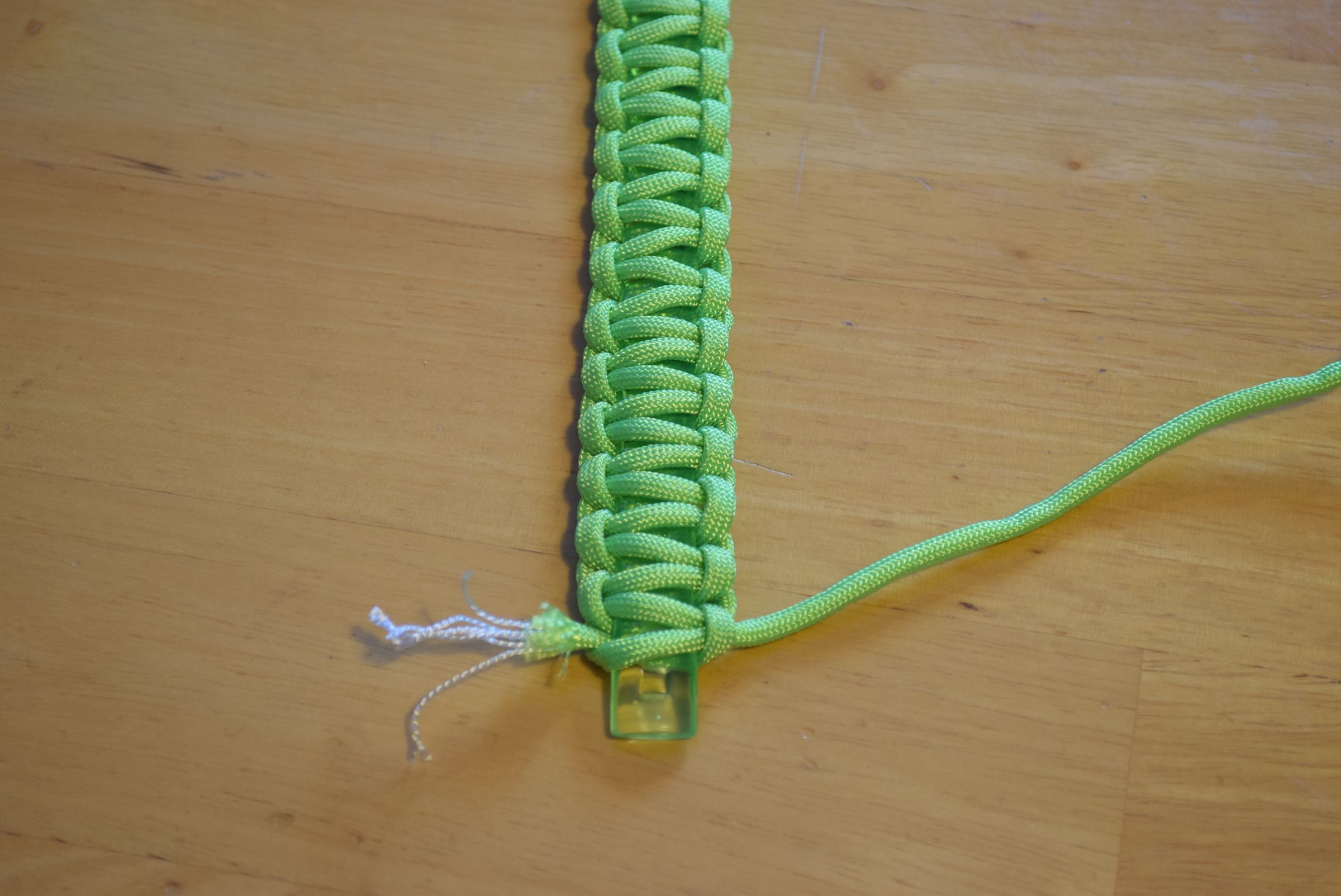 How to Make a Flashing LED Paracord Bracelet : 7 Steps (with Pictures ...