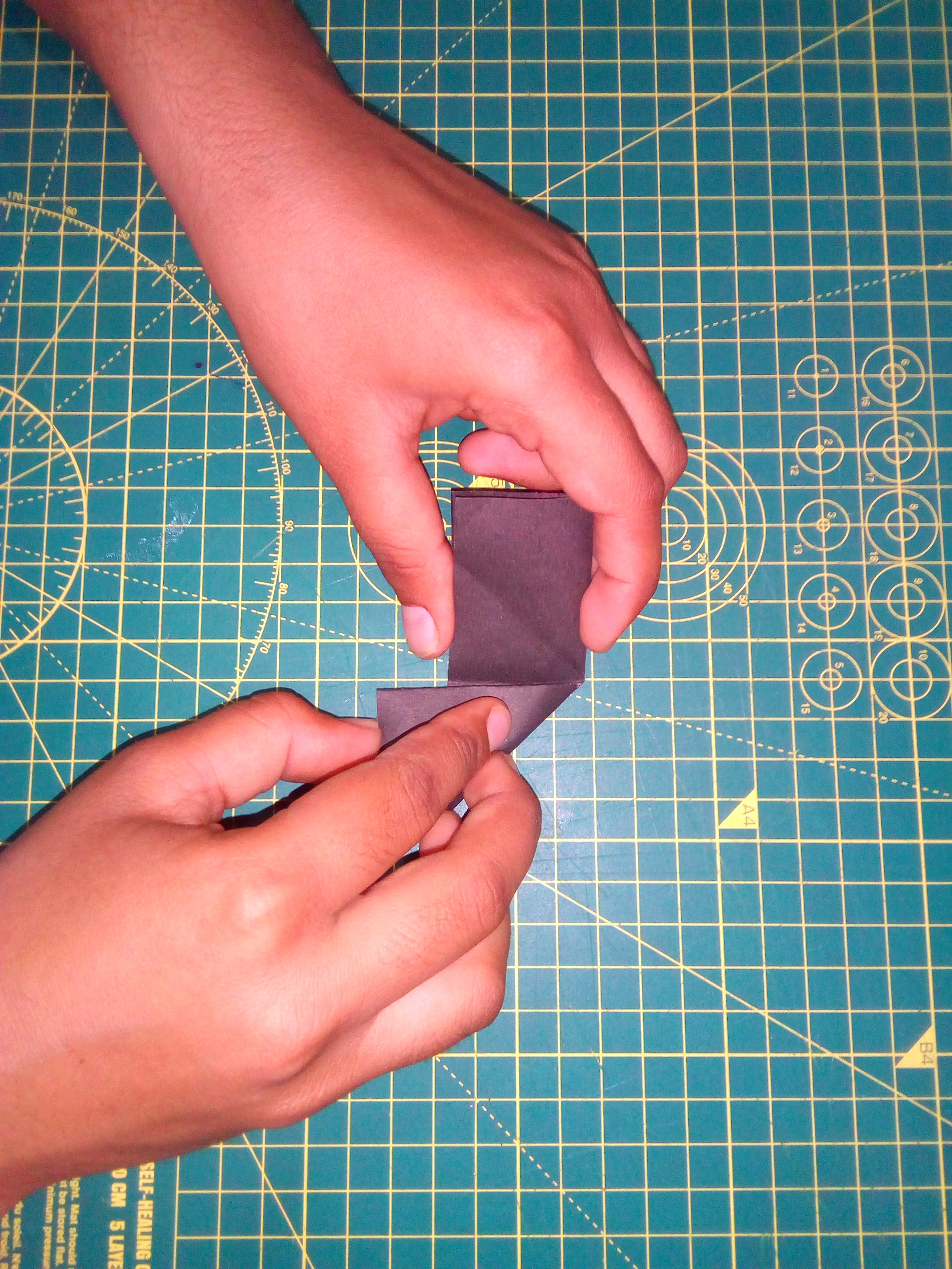 Origami Key Chain : 9 Steps (with Pictures) - Instructables