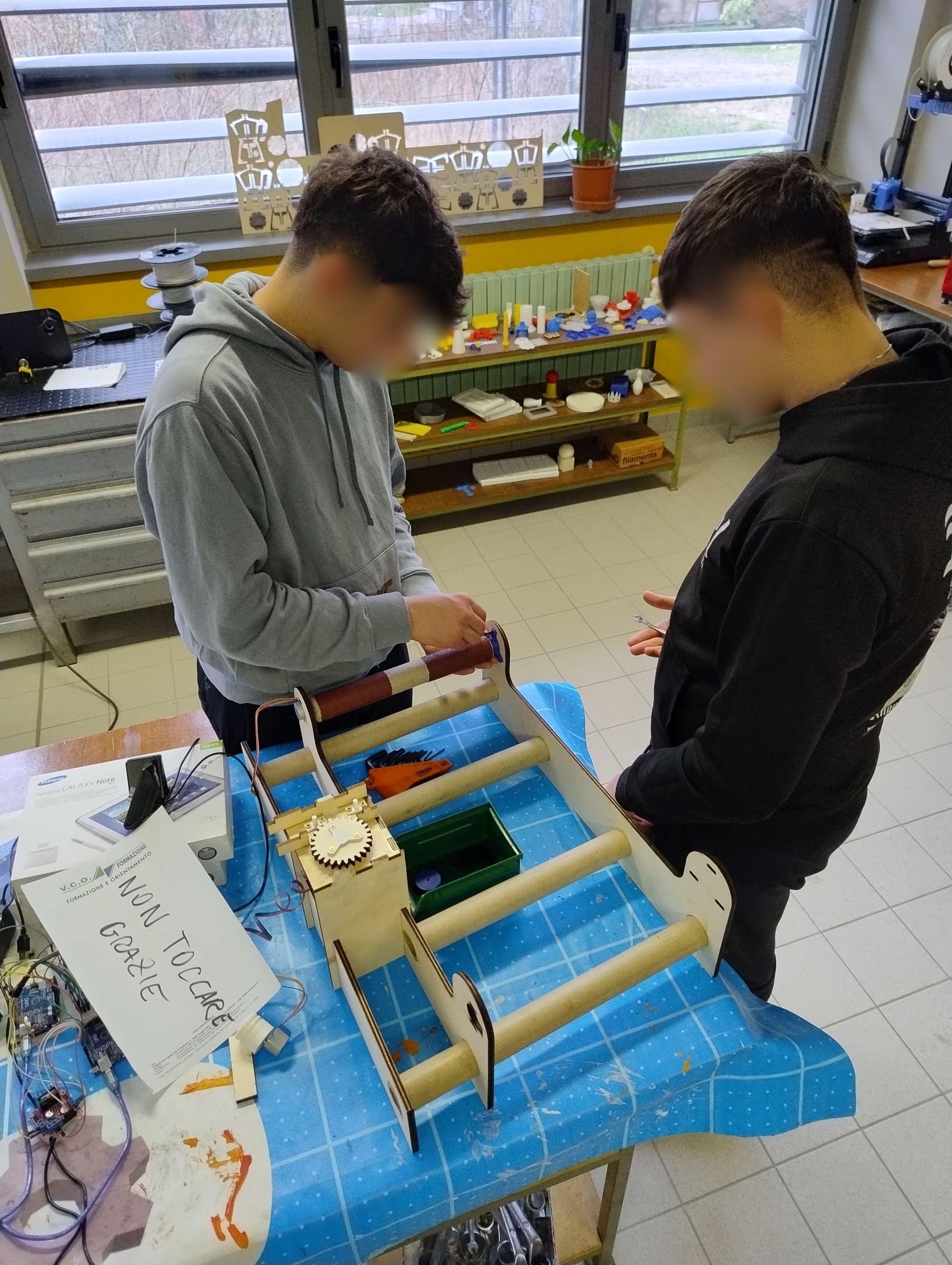 Smart Bin Sense - Automated Waste Sorting : 9 Steps - Instructables