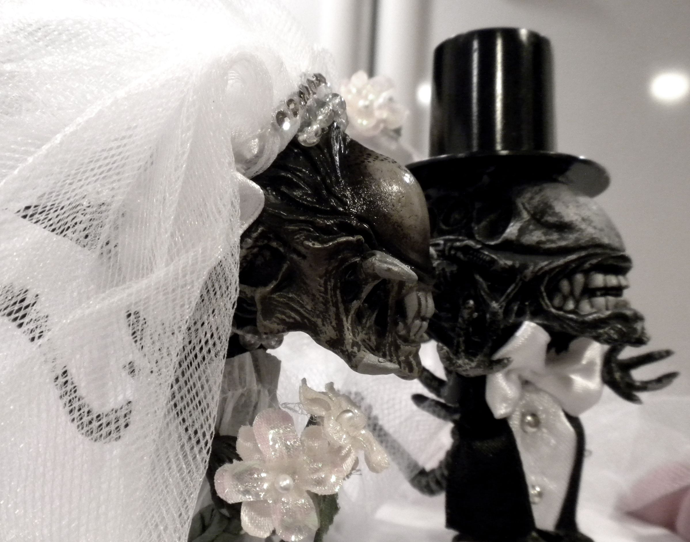 Alien & PredAlien Cake Topper : 5 Steps (with Pictures) - Instructables