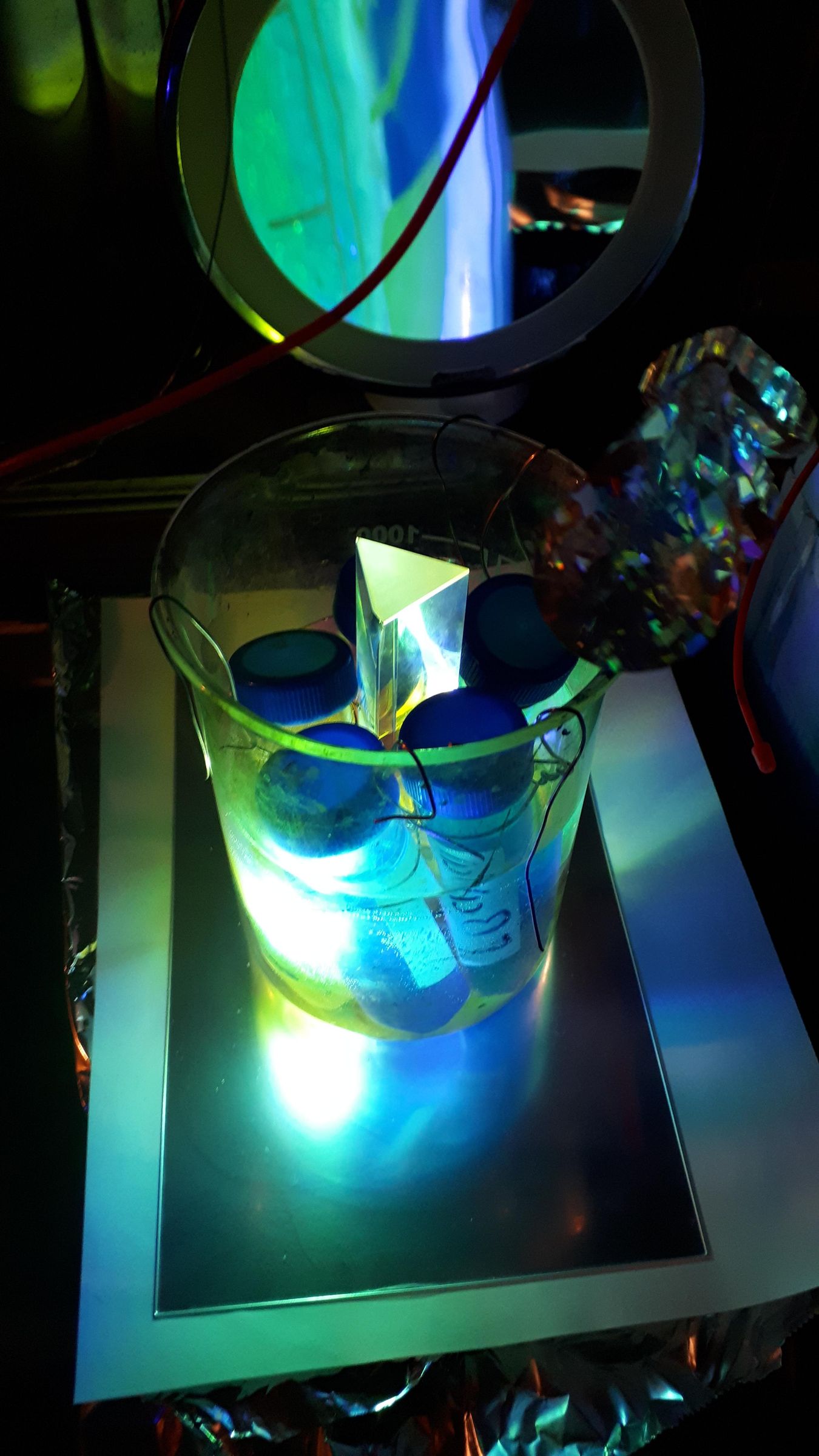 Crude Hologram Like Effects With Lasers and Glowing Dyes (with Prisms ...