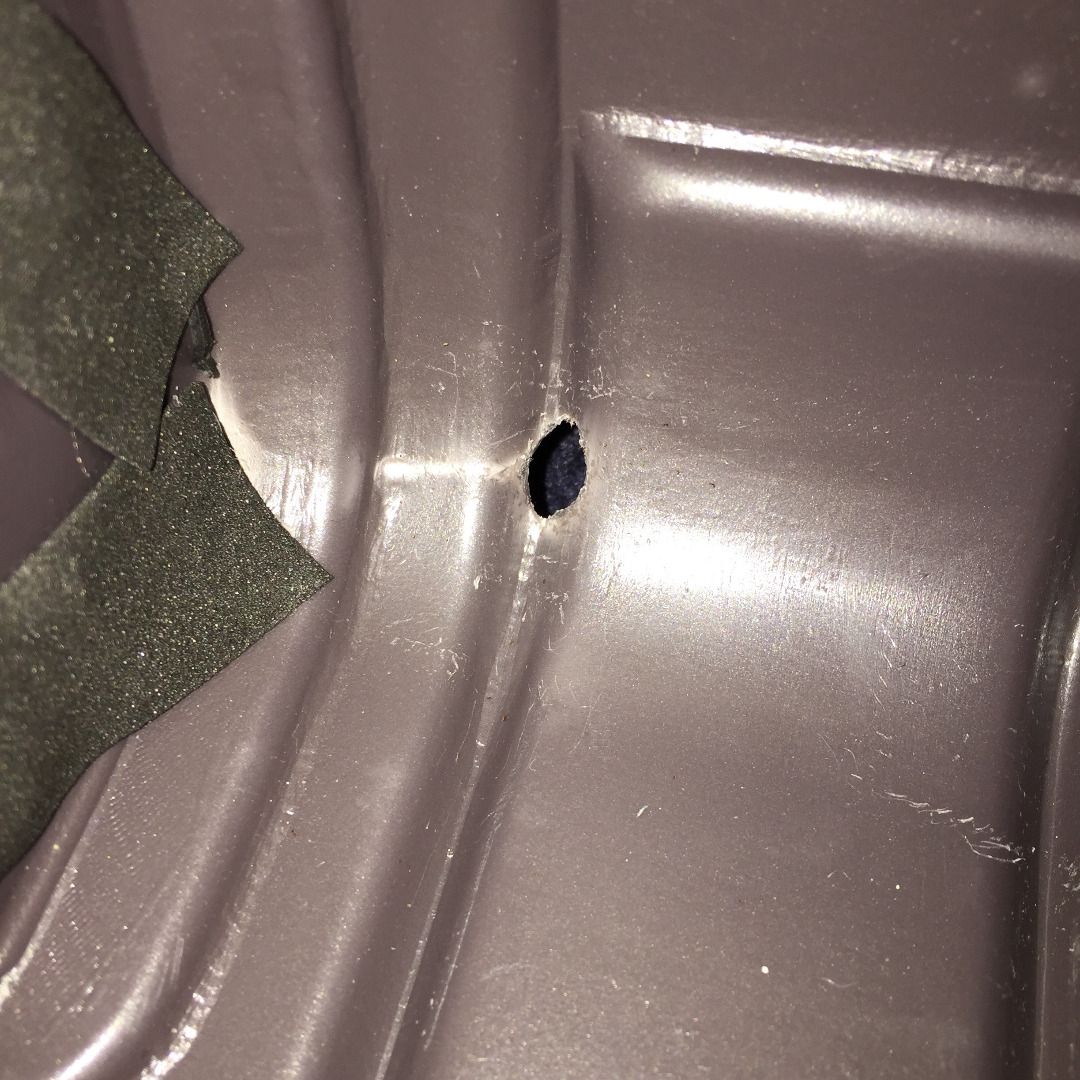 Repair a Hard Shell Suitcase With Sugru : 7 Steps (with Pictures ...