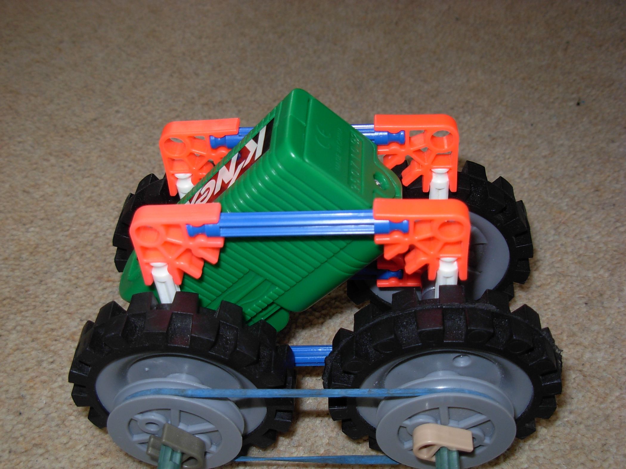 K'nex Simple 4 Wheel Drive Car : 4 Steps - Instructables