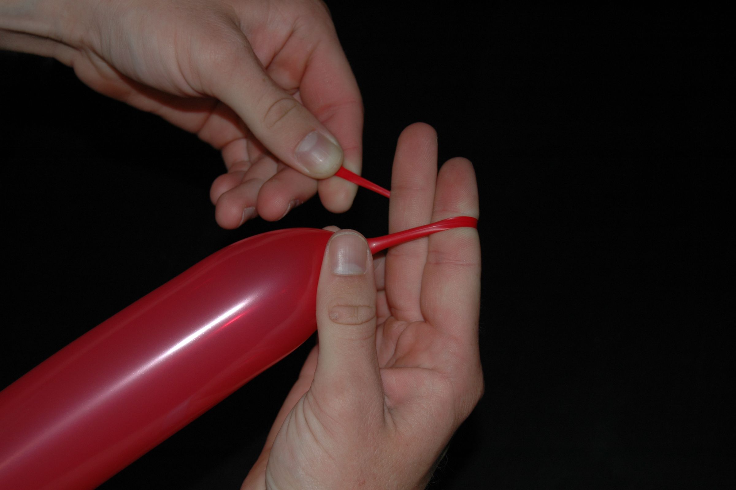 How to Balloon Twist : 19 Steps (with Pictures) - Instructables