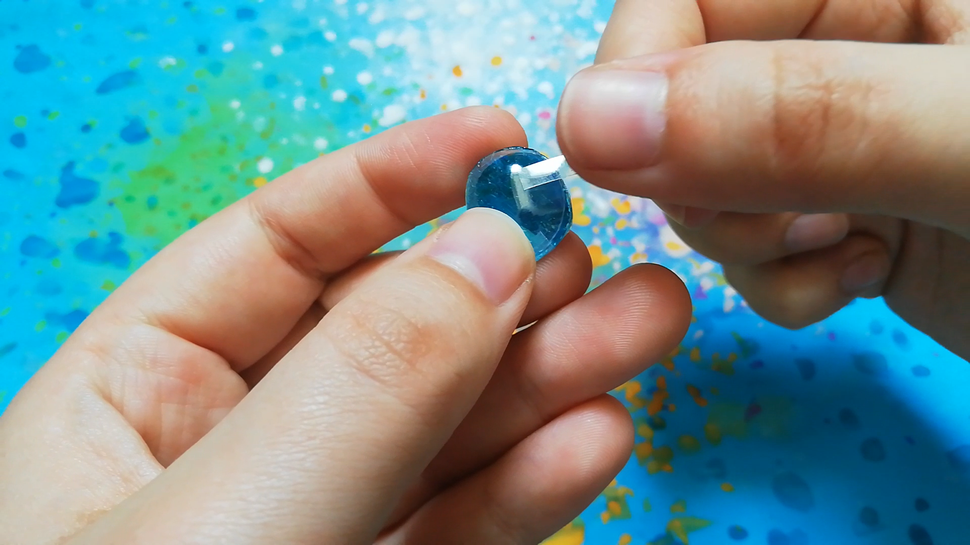 Holographic Gemstones From CDs : 9 Steps (with Pictures) - Instructables