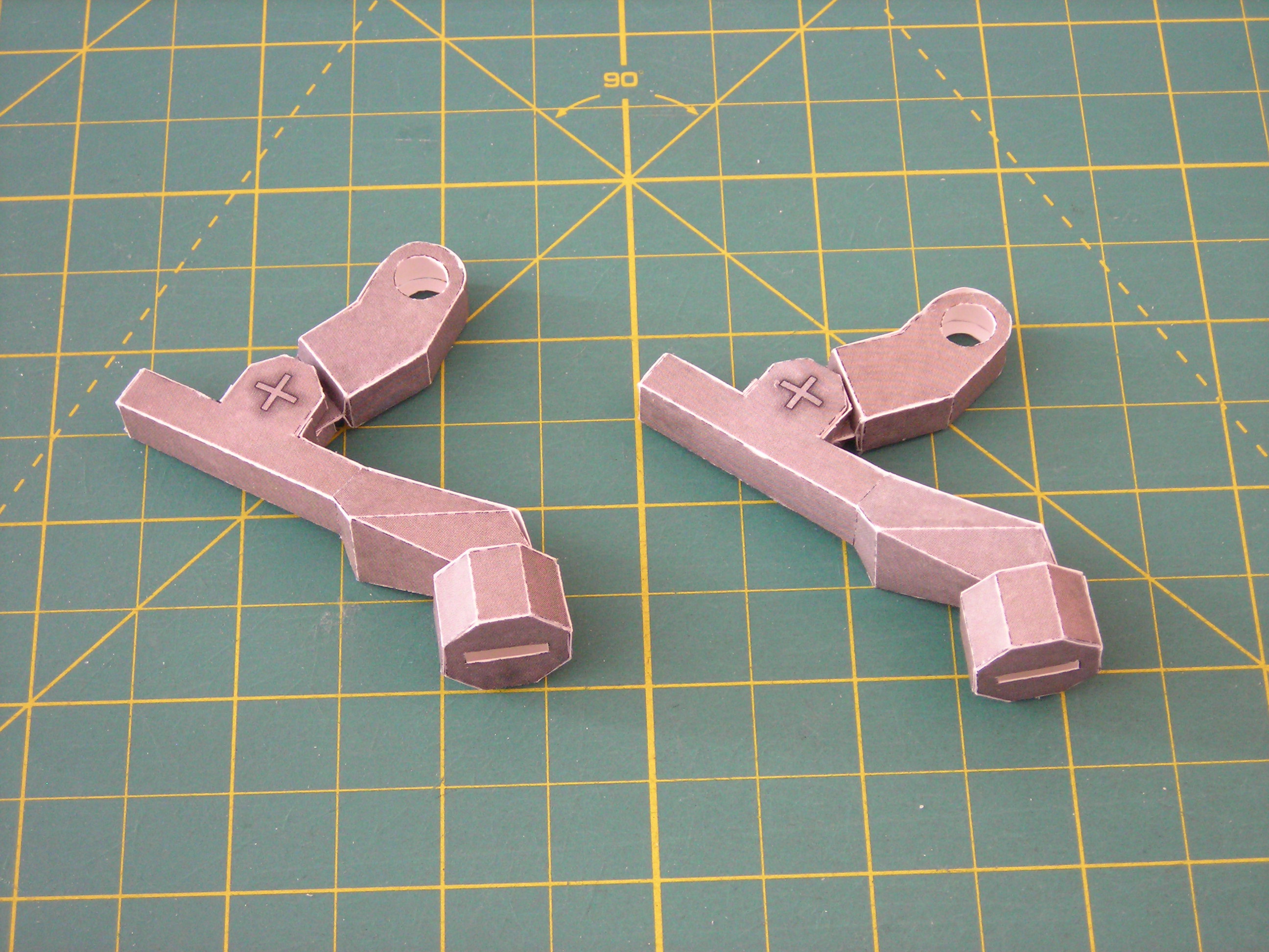 Walking Papercraft Mech Warrior : 20 Steps (with Pictures) - Instructables