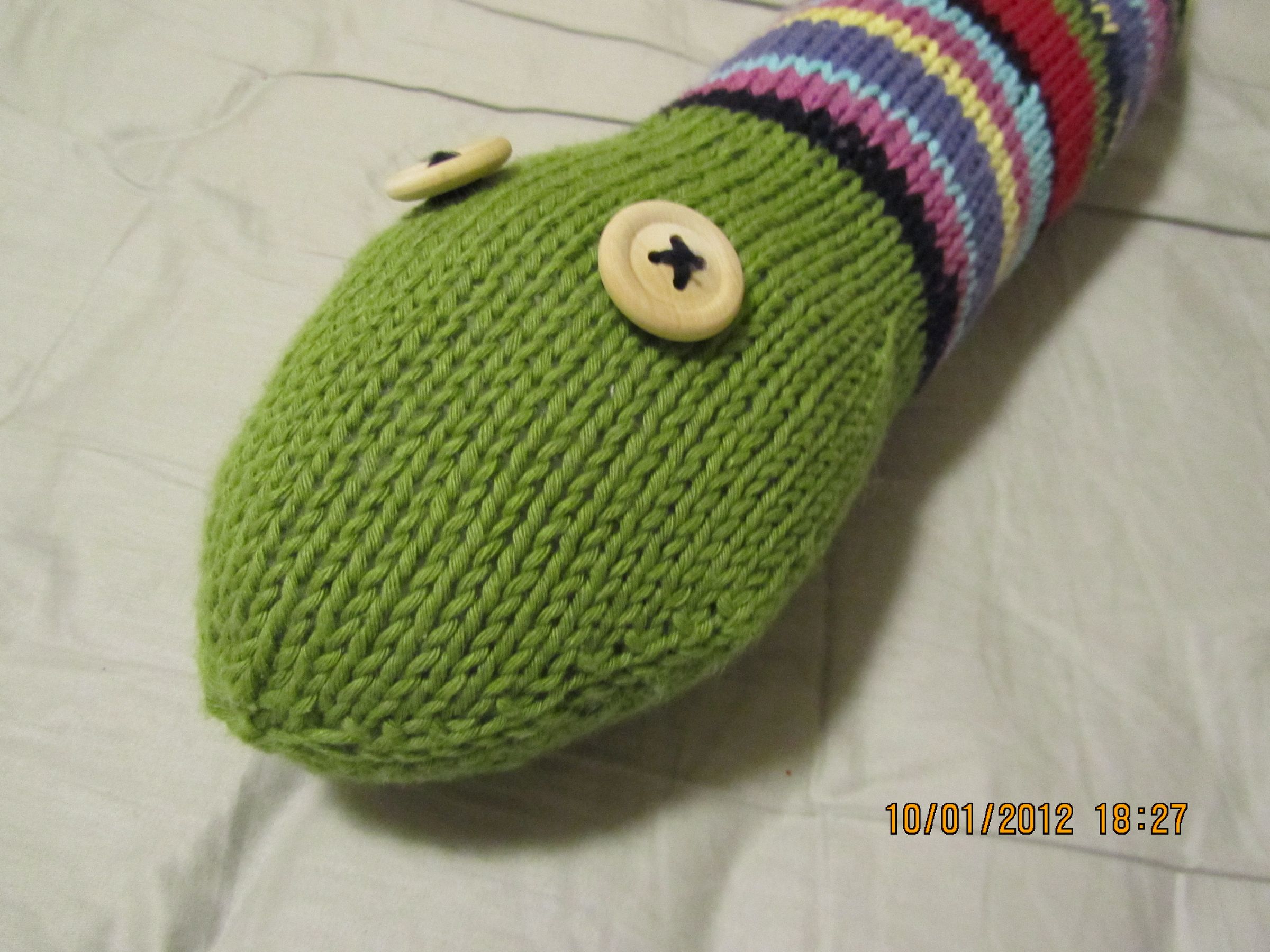 Enormous Stripey Knitted Snake : 4 Steps (with Pictures) - Instructables
