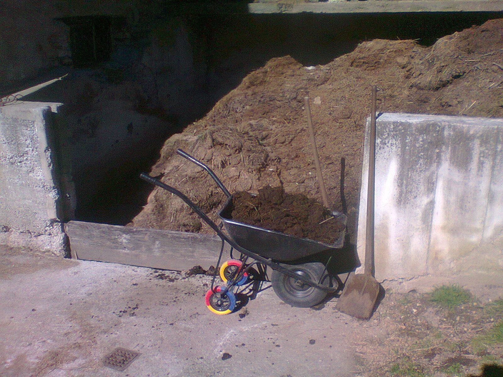 Improvement of Wheelbarrows : 7 Steps - Instructables