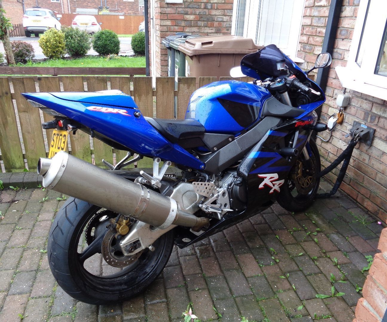 Jump Starting a Motorbike From a Power Bank Starter : 3 Steps (with ...