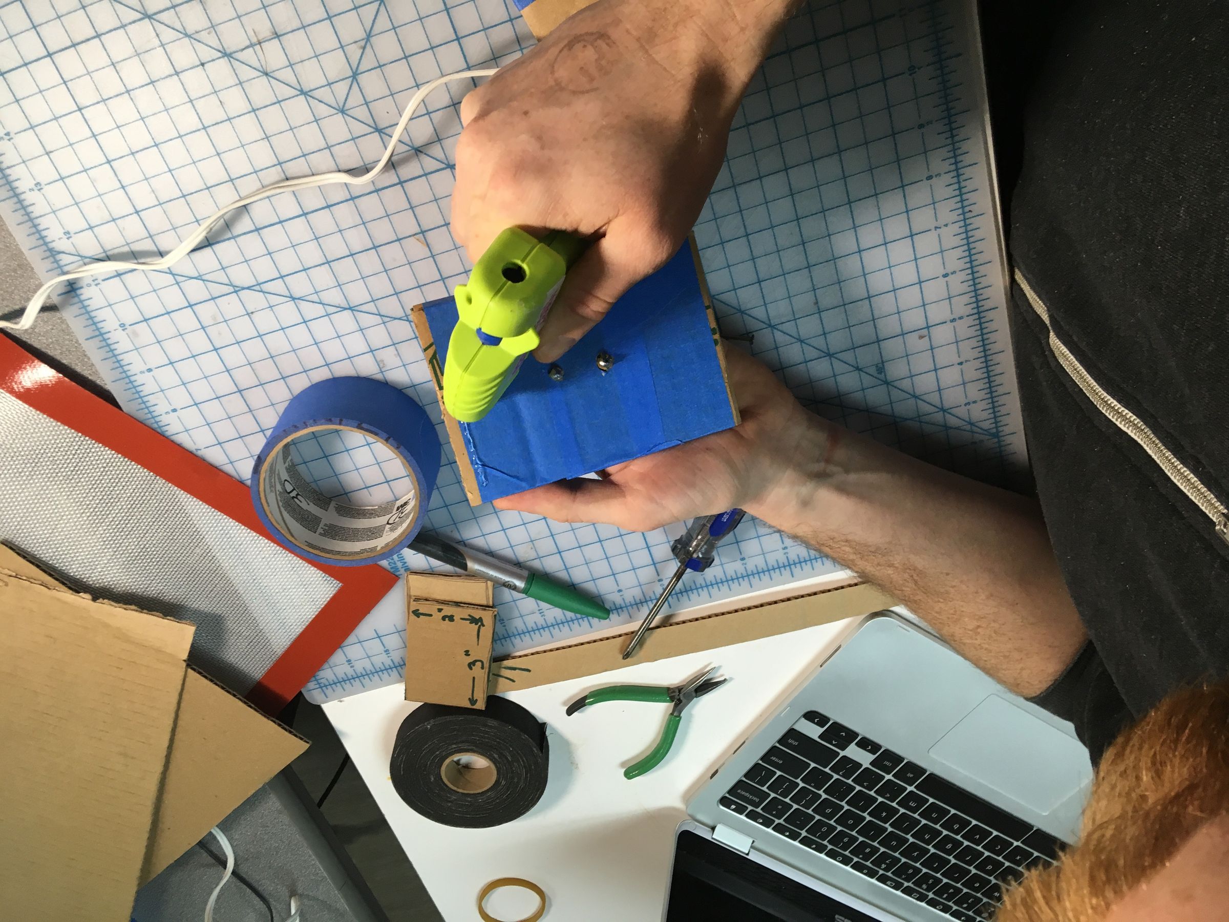 Slap Switch: Simple, No-Solder Touch Switch : 7 Steps - Instructables