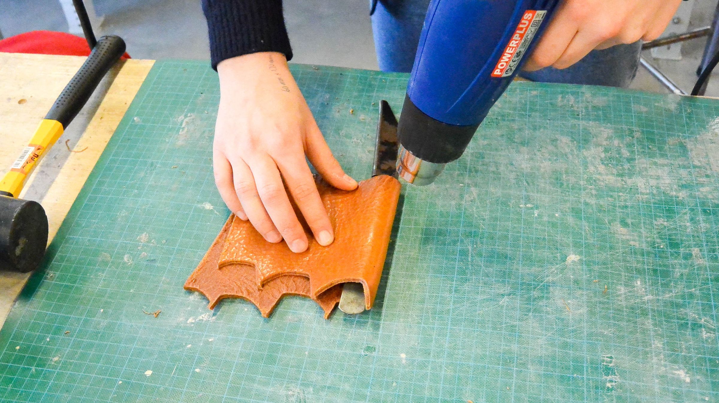 Leather Folding Techniques - Werkplaatsidc : 10 Steps (with Pictures ...