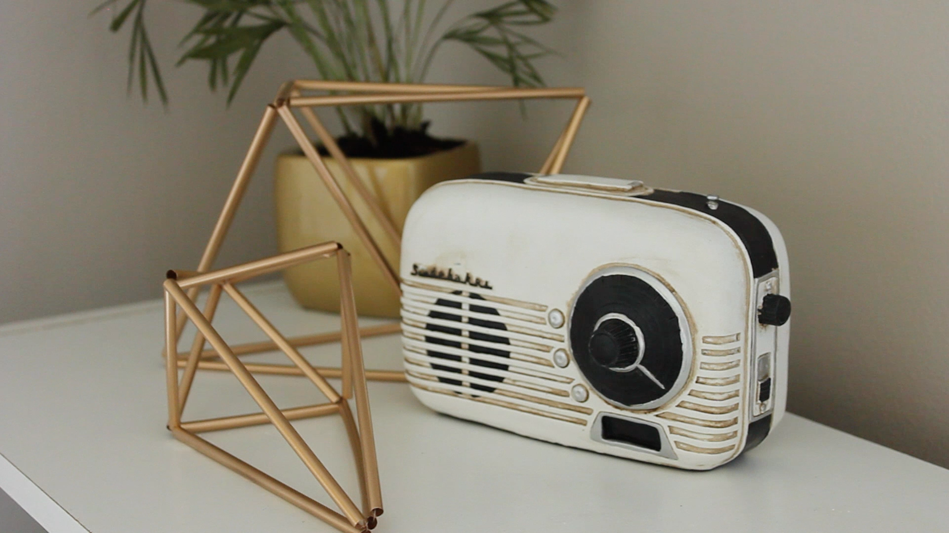 Geometric Prism Decor : 5 Steps (with Pictures) - Instructables