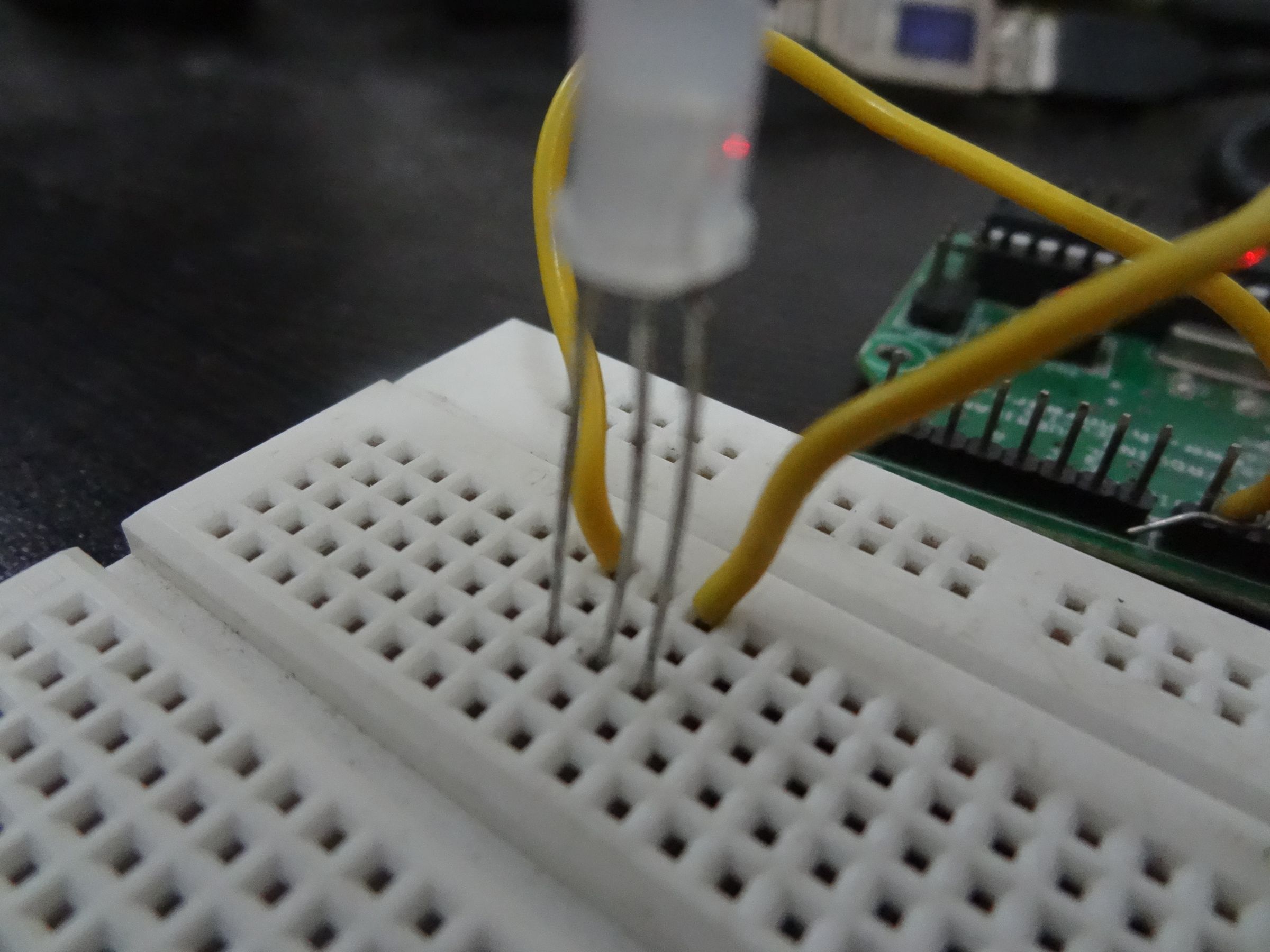 A Beginner Arduino Project: Tri Colour by a Bi Colour LED : 3 Steps ...
