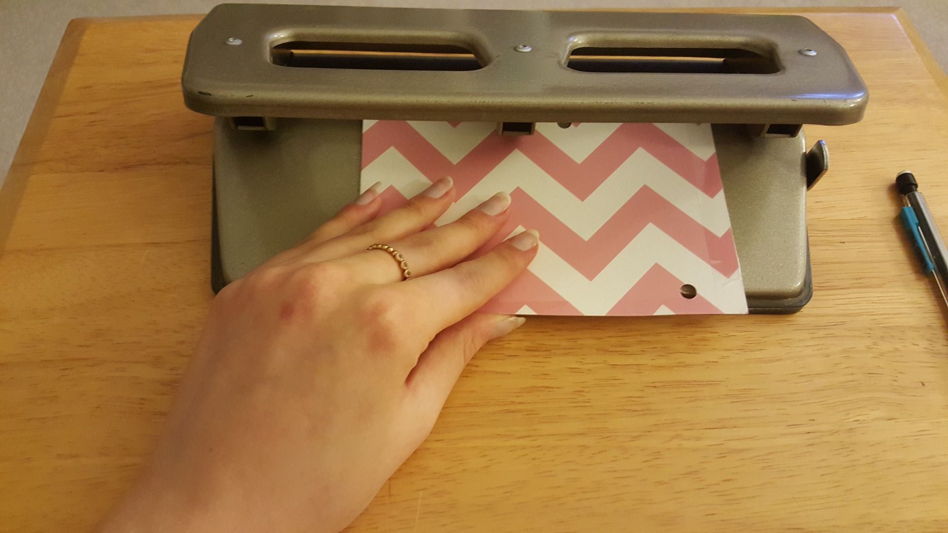 Cute Scrapbook With Dividers : 6 Steps (with Pictures) - Instructables