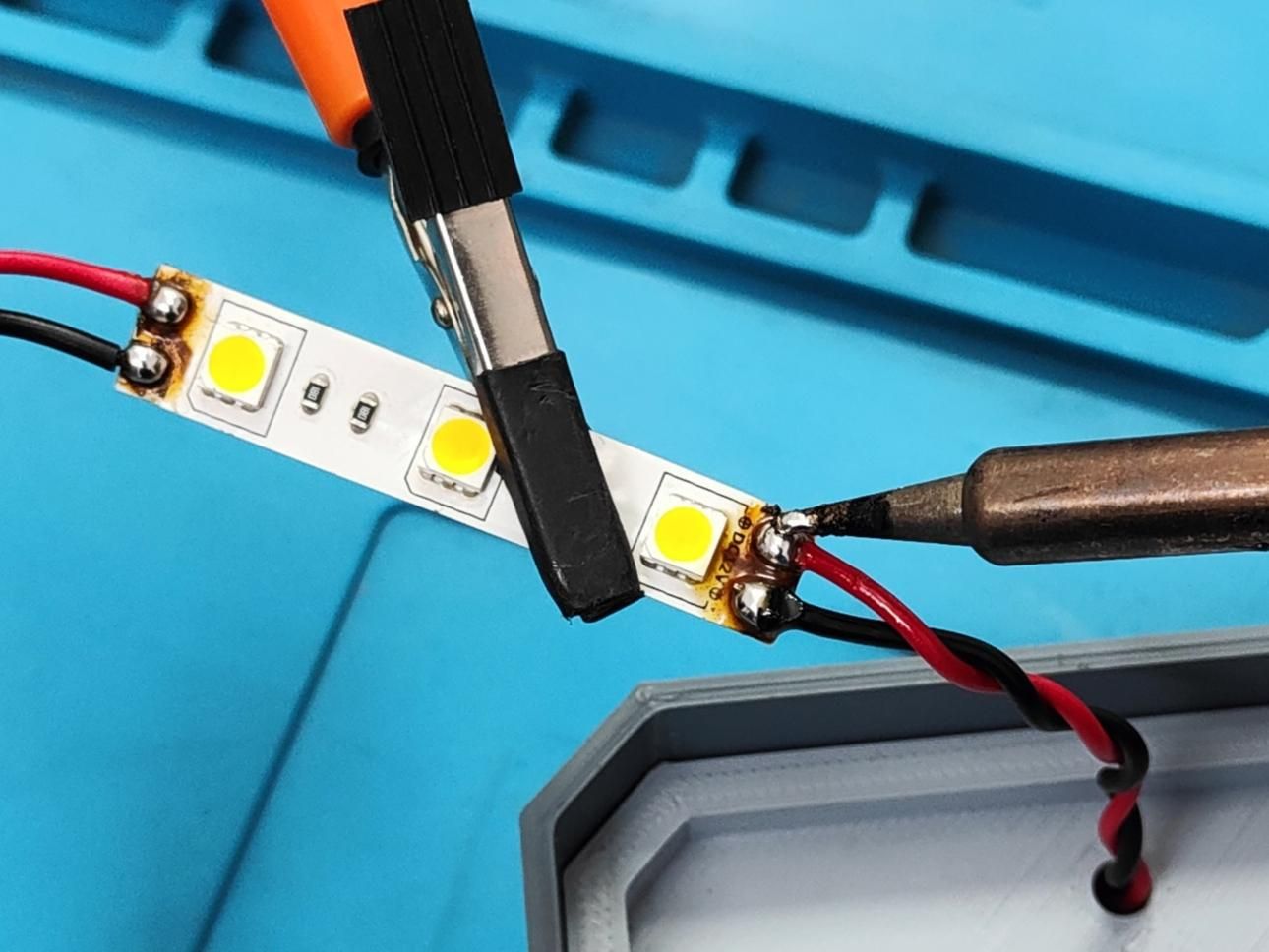 DIY Retractable Book Lamp: Illuminate Your Reading : 25 Steps (with ...