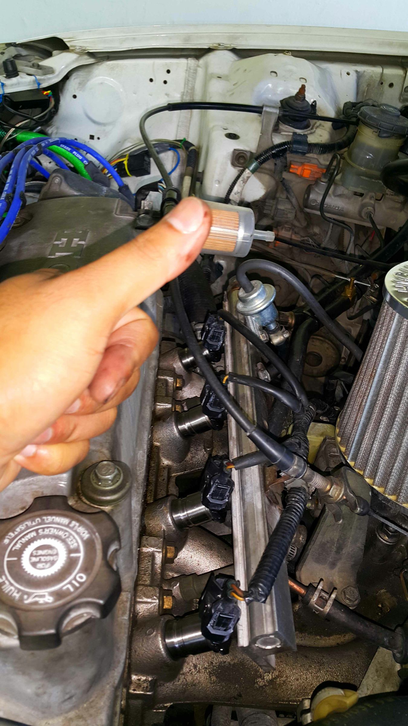 Replacing Fuel Injectors (Honda Civic 1999 D15B) : 6 Steps (with ...