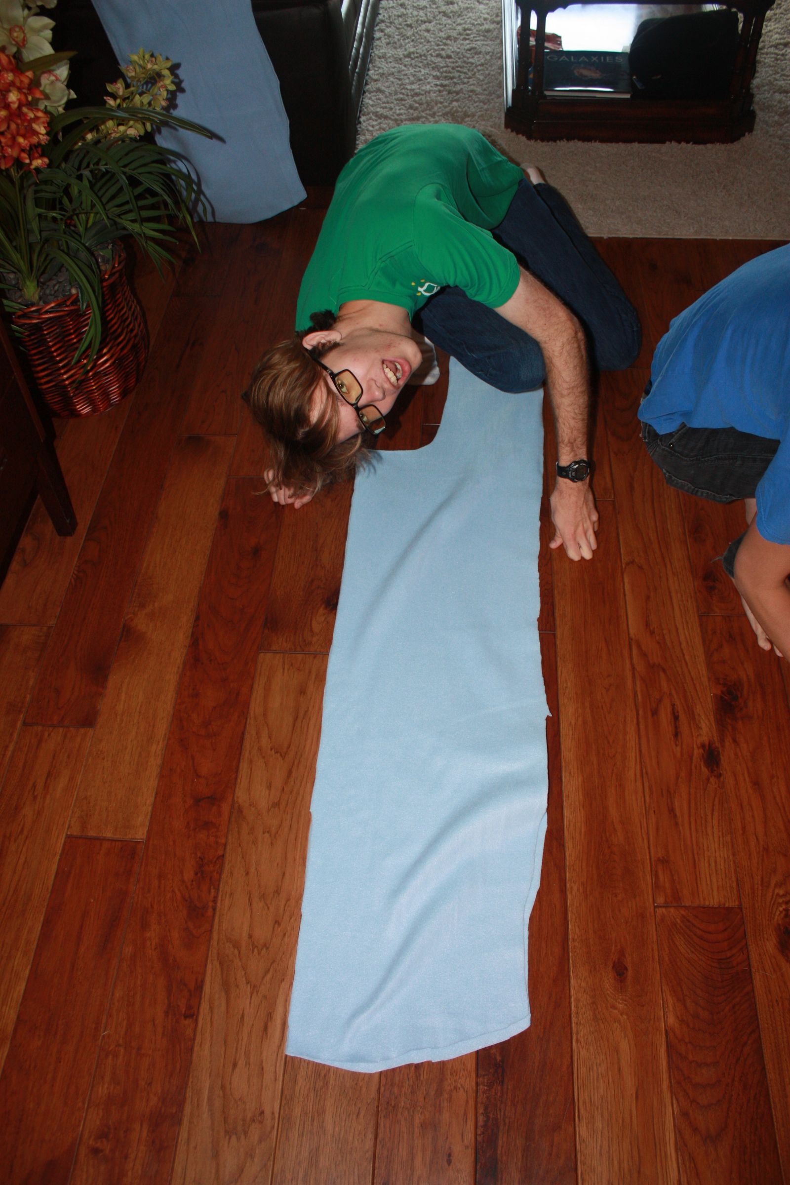 "Snuggie" Character Costume : 19 Steps (with Pictures) - Instructables