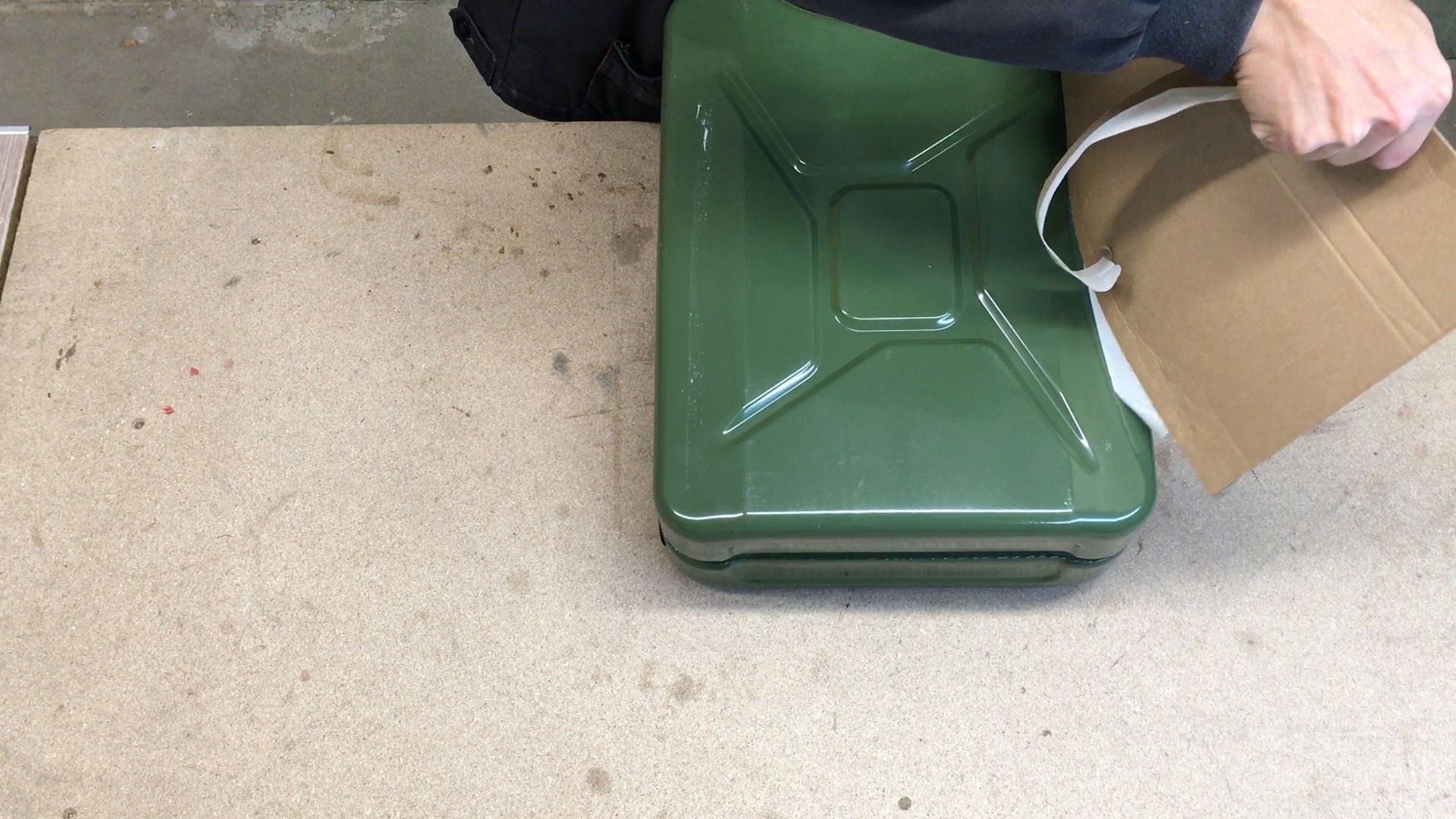 How to Make a Mini Bar From Jerry Can : 10 Steps (with Pictures ...