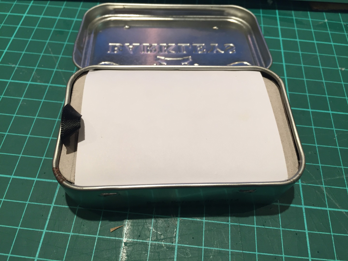 Blue LED Light Box in an Altoids(-like) Tin : 11 Steps (with Pictures ...