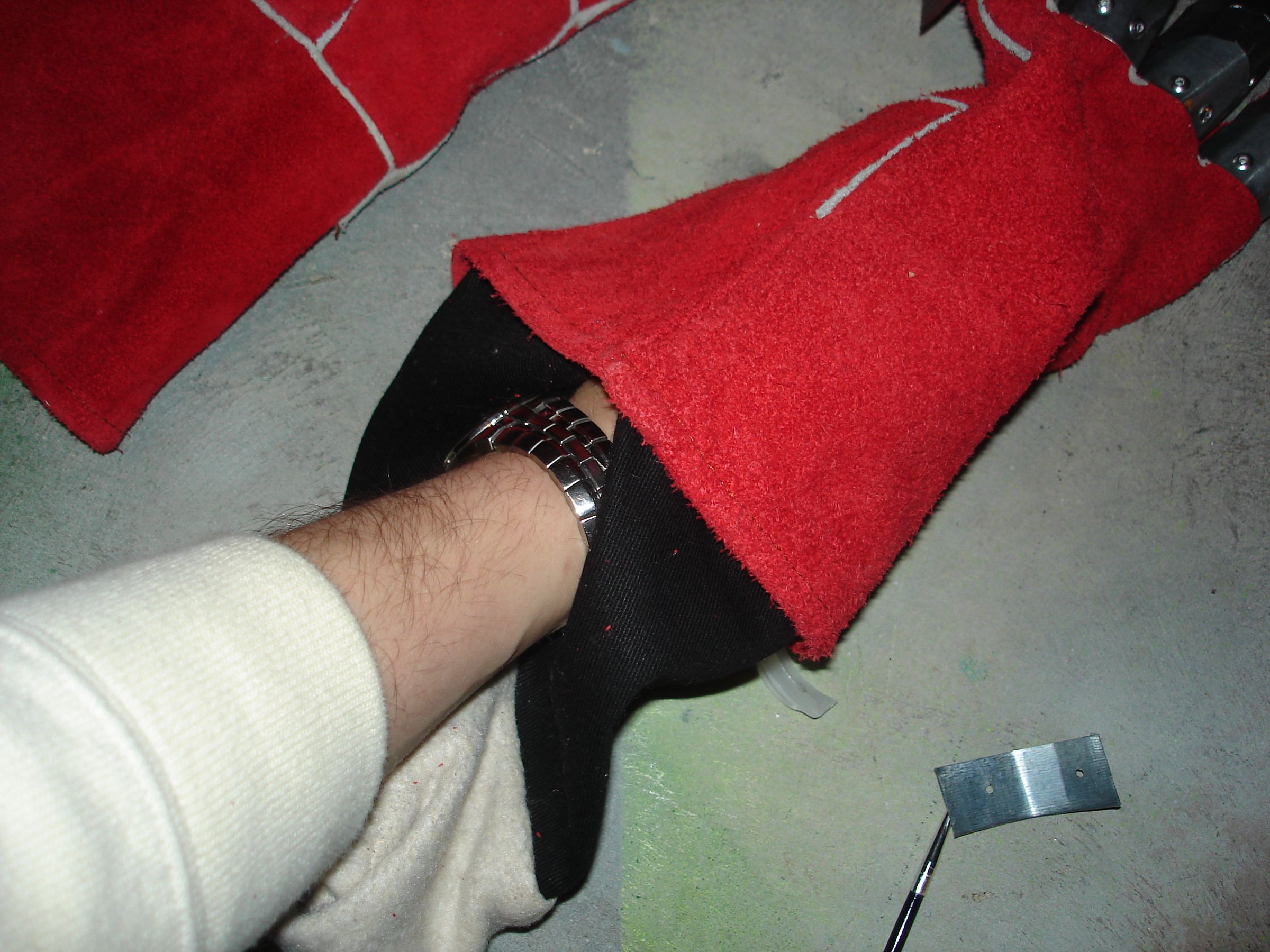 Building a Medieval Gauntlet : 11 Steps (with Pictures) - Instructables