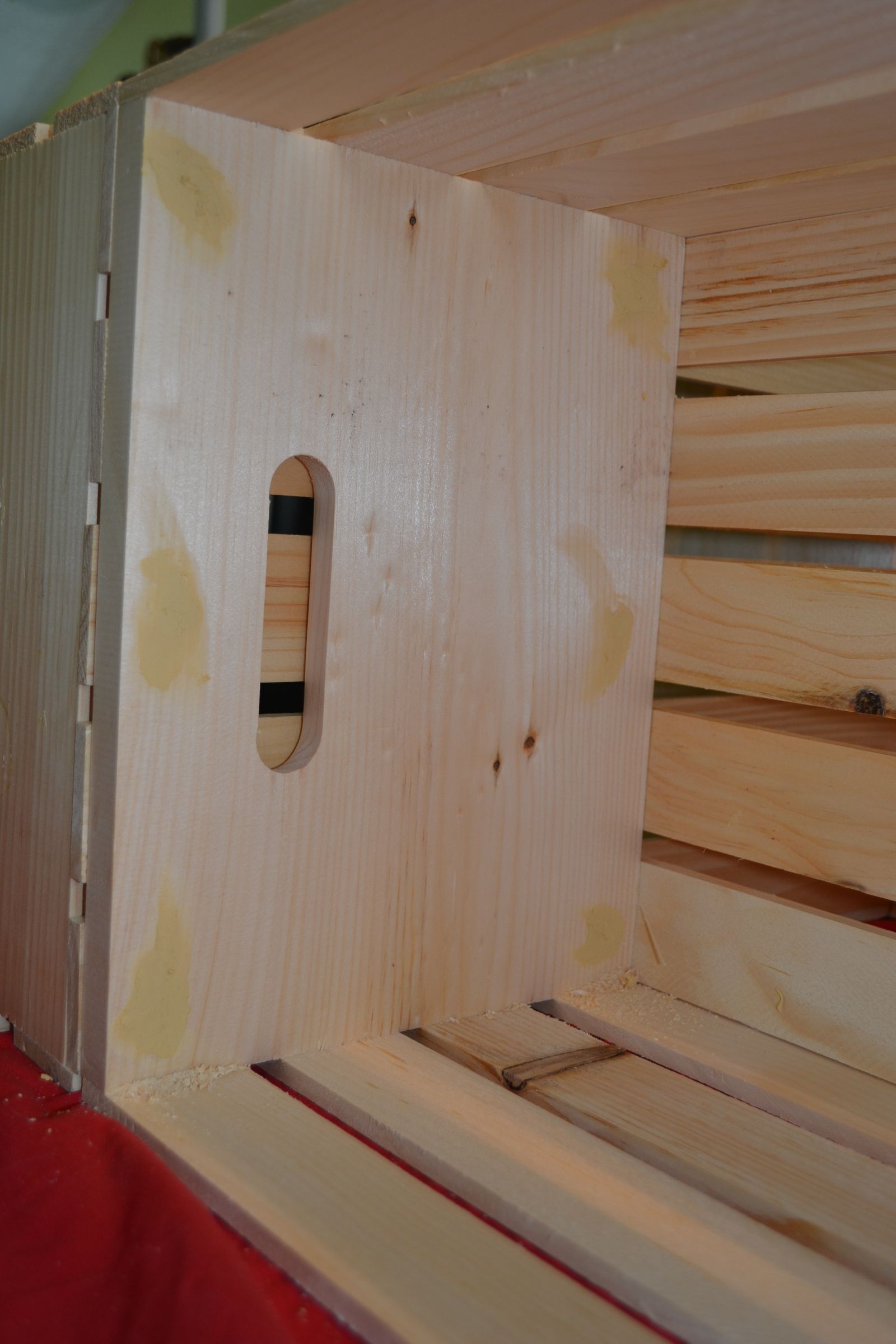 Apple Crate Coffee Table : 5 Steps (with Pictures) - Instructables