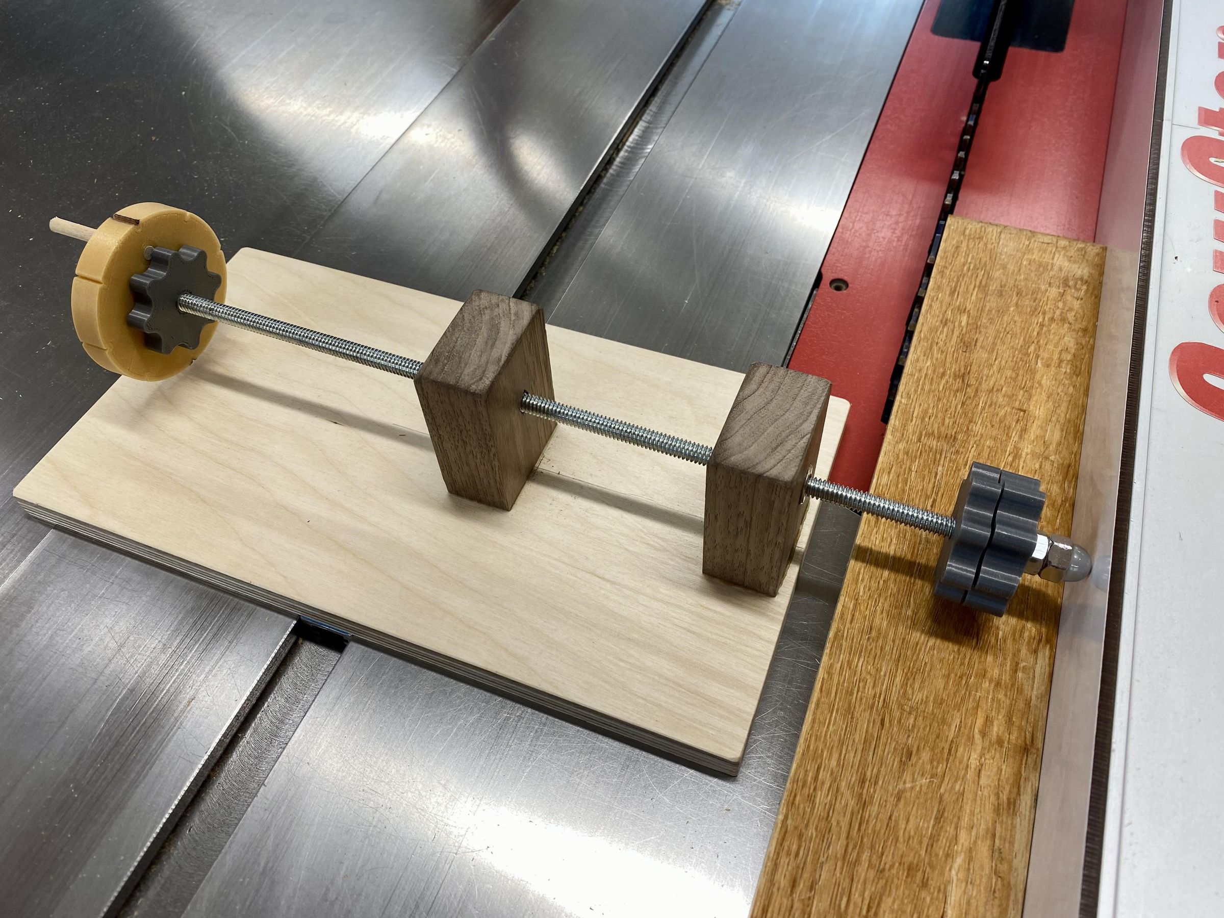 Thin-Strip Cutting Jig With Micro Adjustment : 4 Steps (with Pictures ...