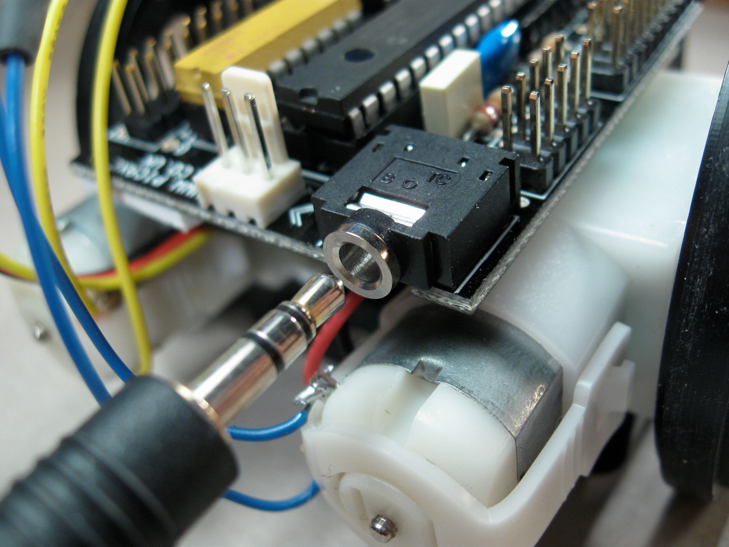 Your First Real Robot the Easy Way, Learn All the Basics While at It ...