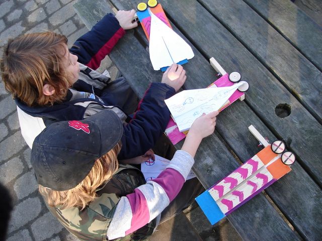 Super Fast Paper Plane Launcher : 8 Steps - Instructables