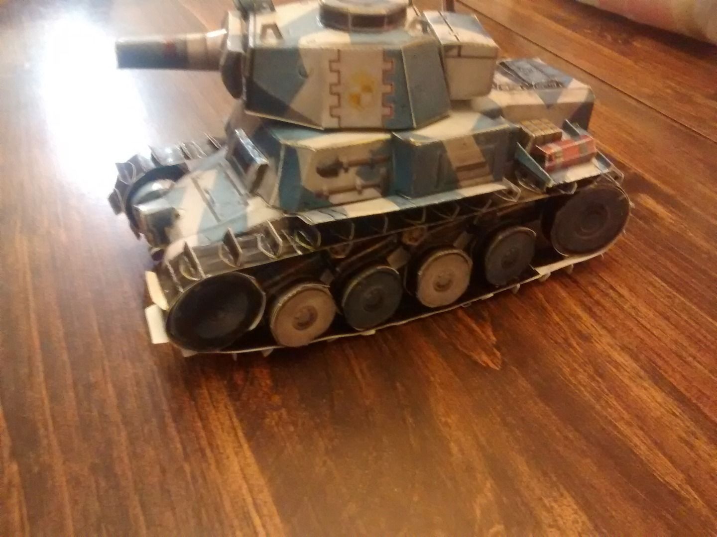 Papercaft Tank : 4 Steps - Instructables