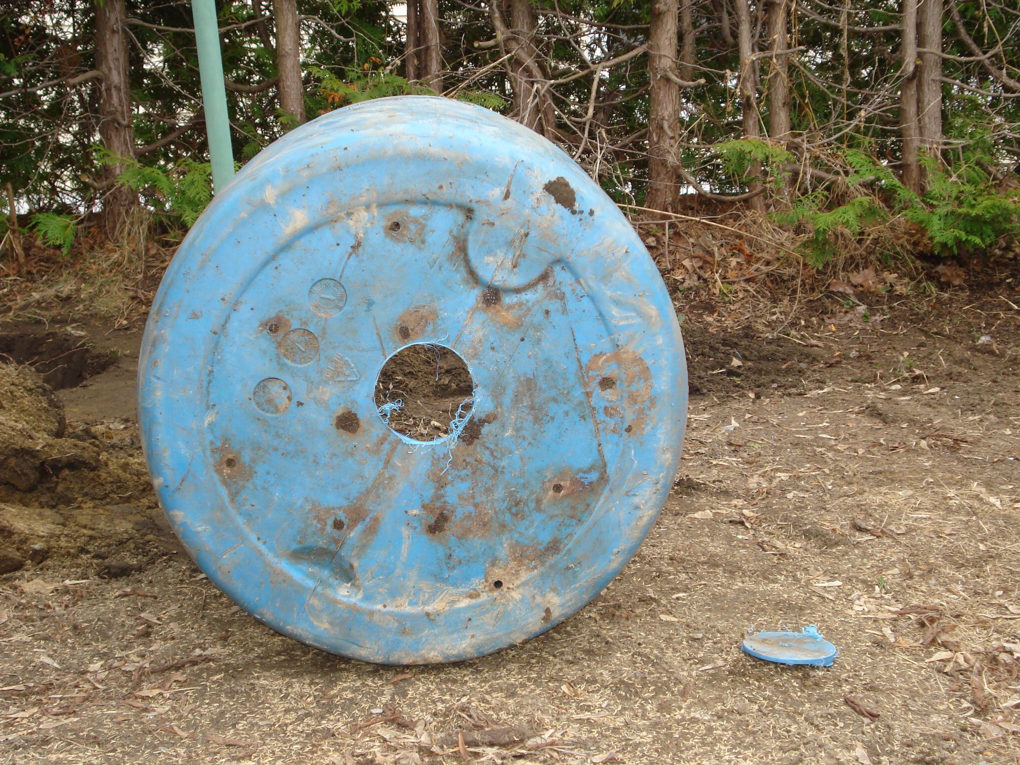 Big Dog Poop Composter (made From Salvaged Materials) : 4 Steps ...