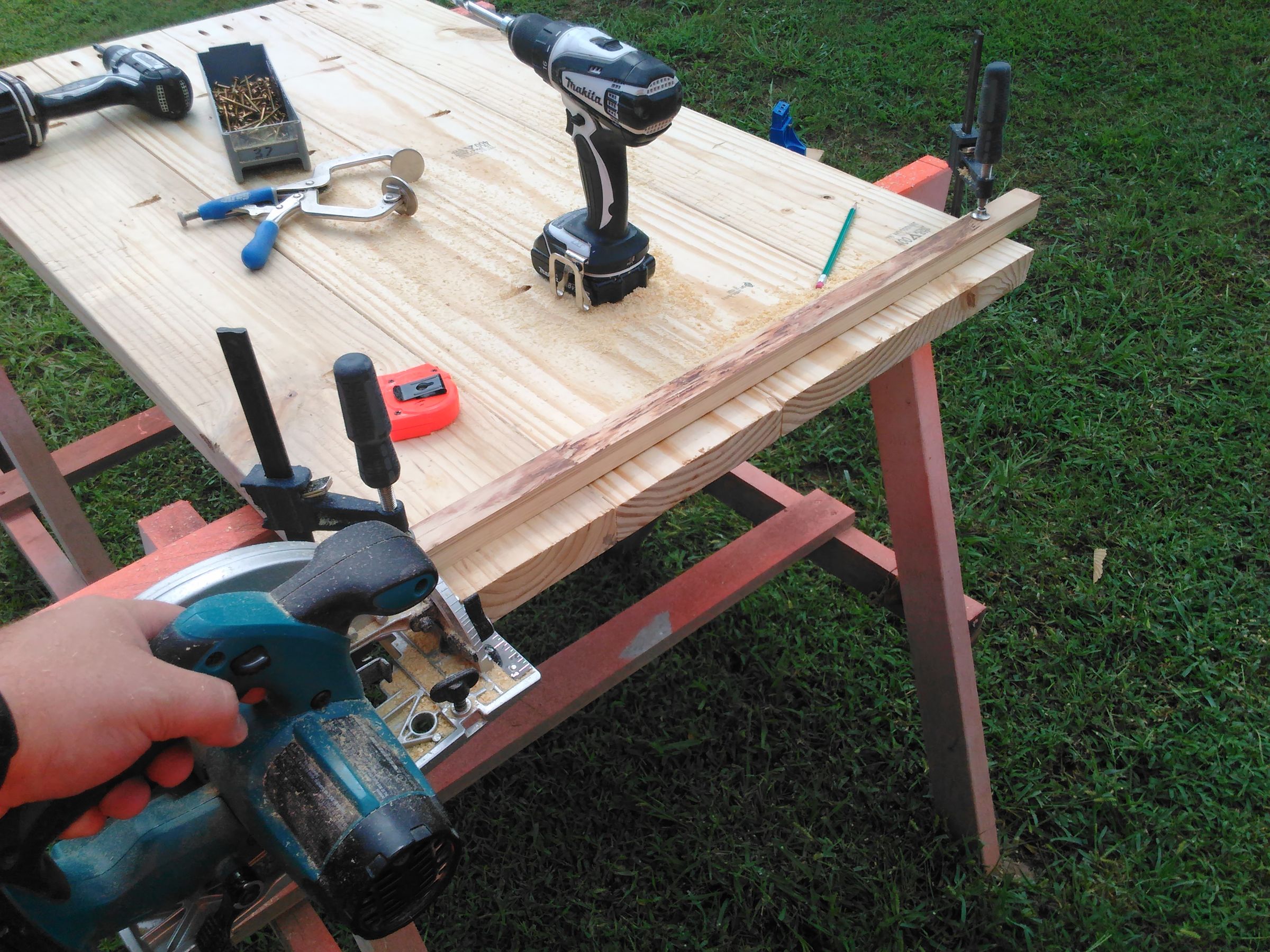 Rustic Farmhouse Table DIY : 10 Steps (with Pictures) - Instructables