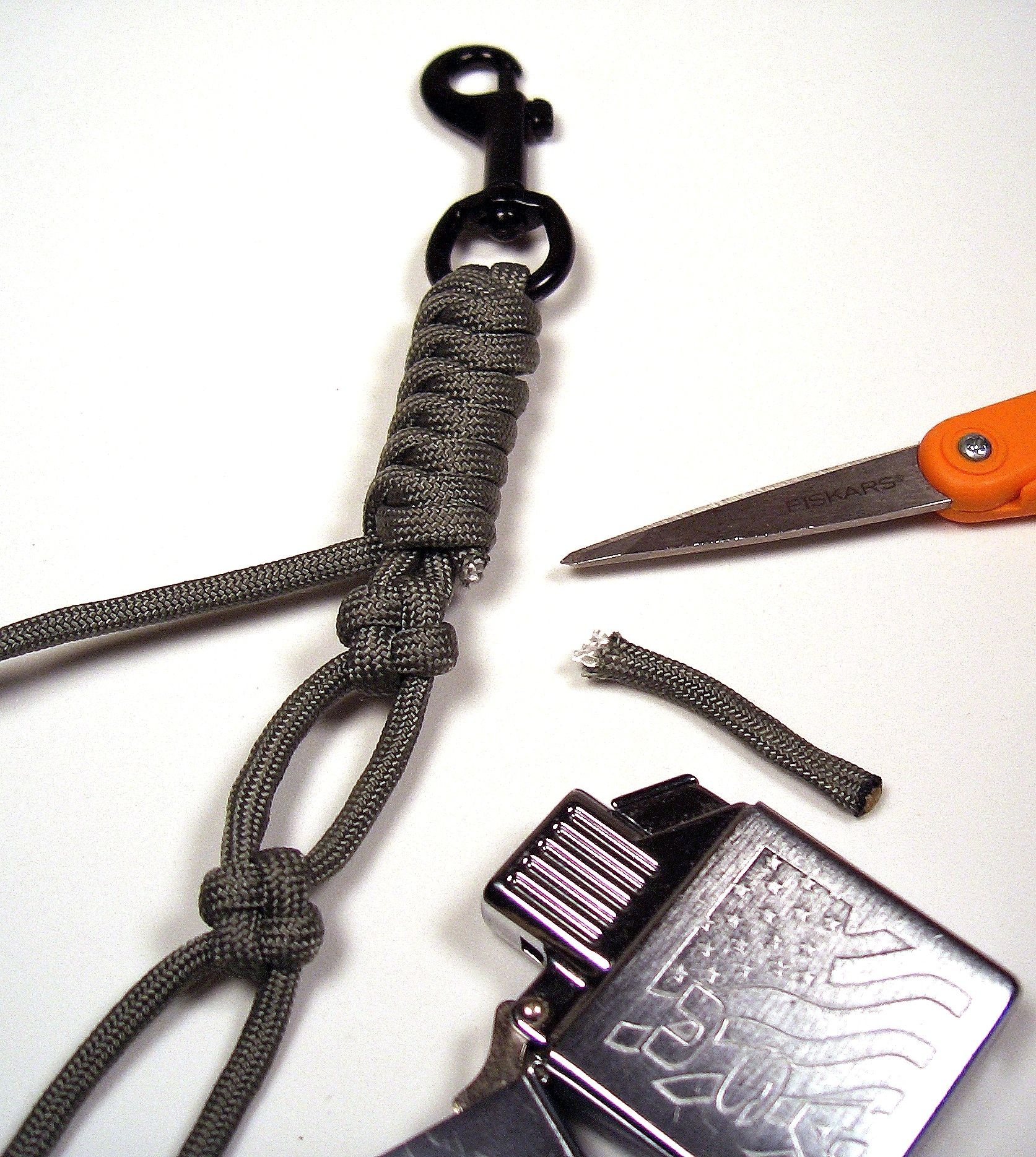 Cross Knot Paracord Lanyard : 13 Steps (with Pictures) - Instructables