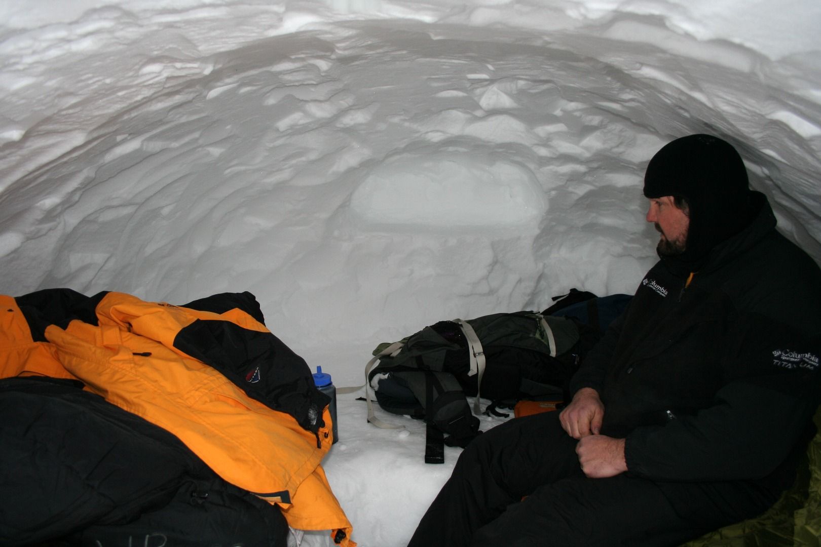 How to Build a Snow Cave for Winter Survival : 5 Steps (with Pictures ...