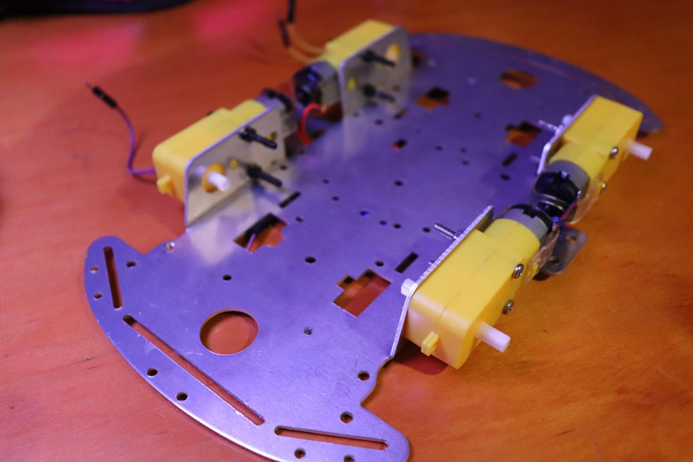 Bluetooth Controlled Claw Robot : 20 Steps (with Pictures) - Instructables