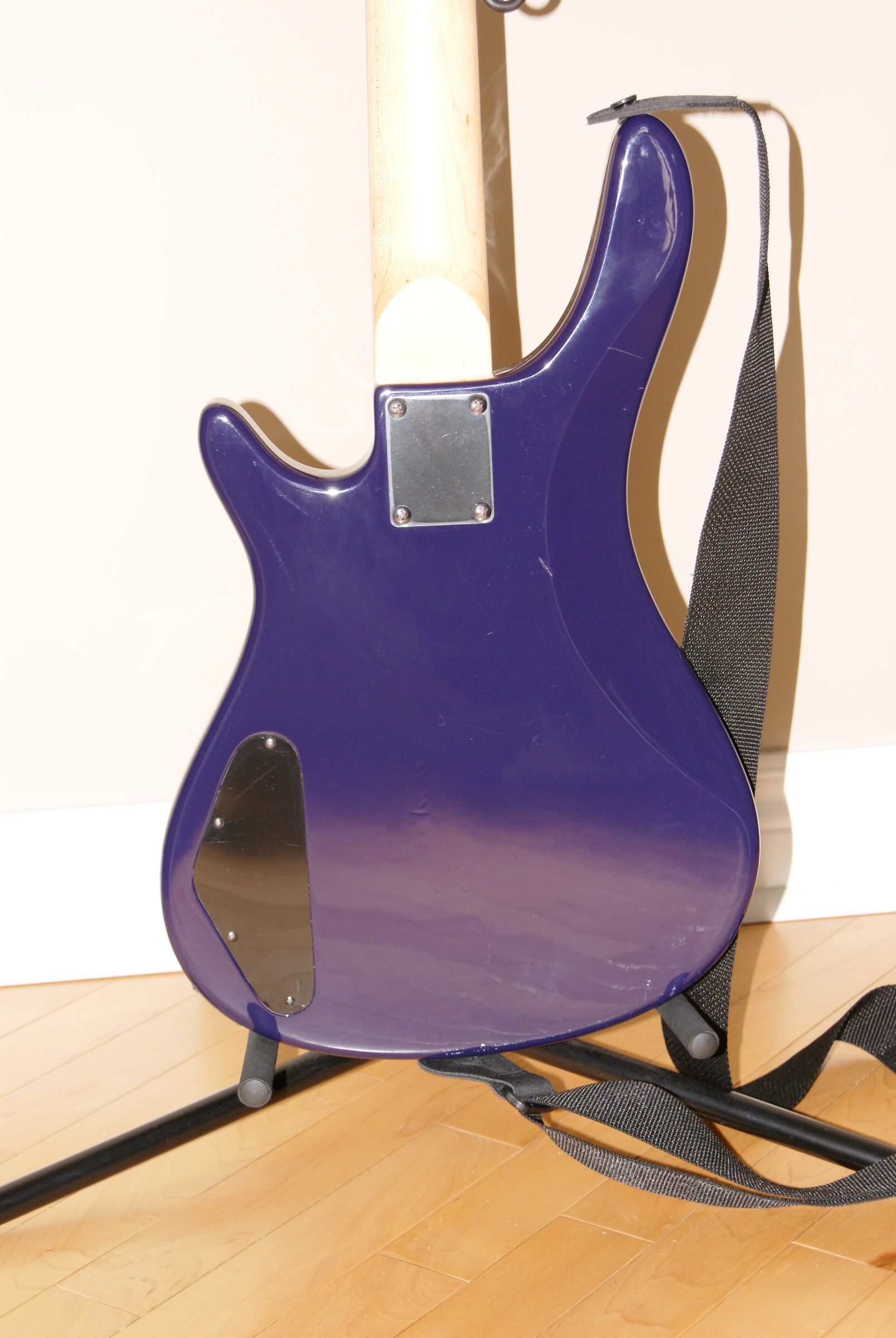 DIY Bass Guitar Paint Job - Instructables